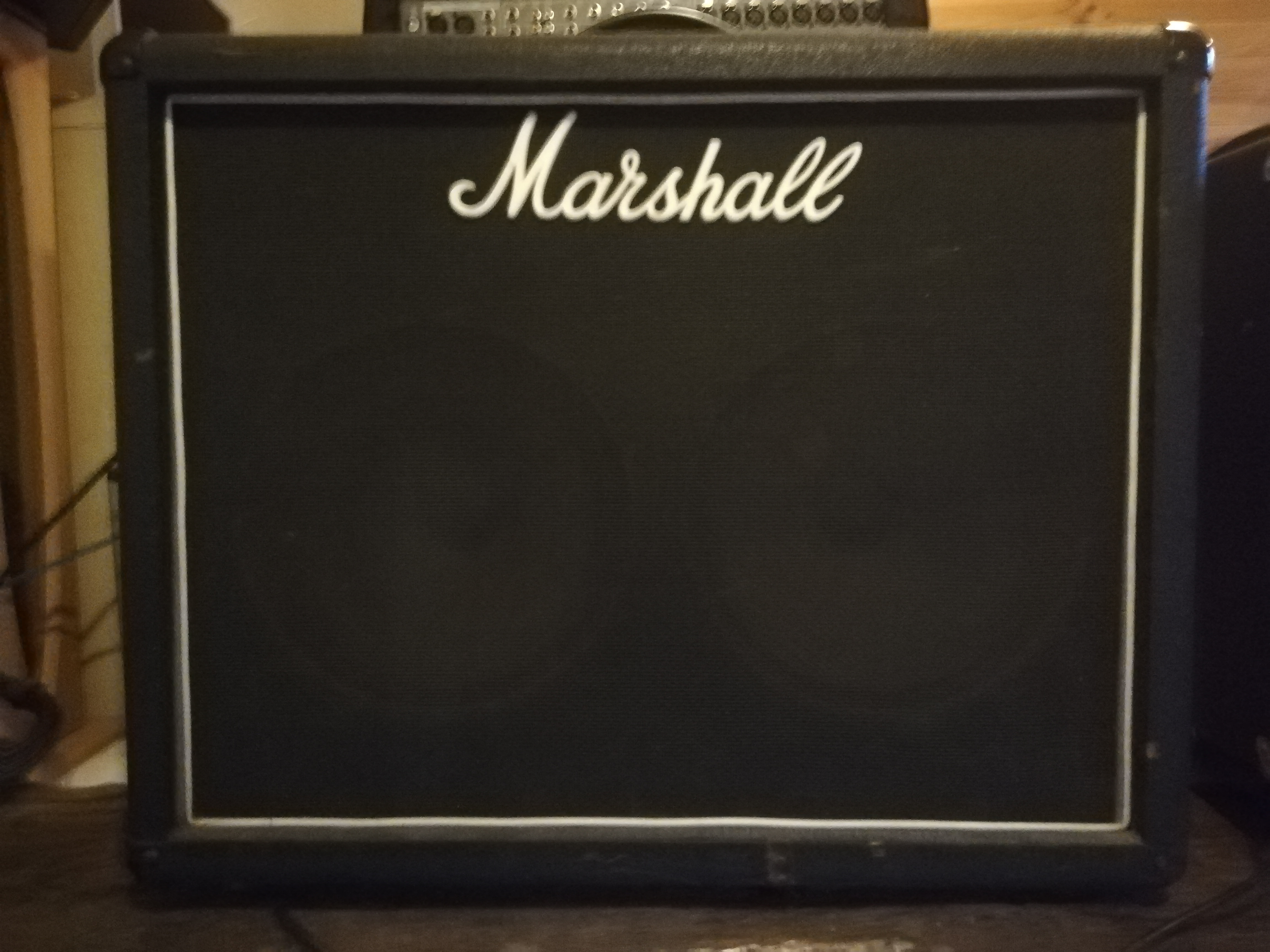 2104 JMP Master Volume Lead [1976-1981] Marshall - Audiofanzine