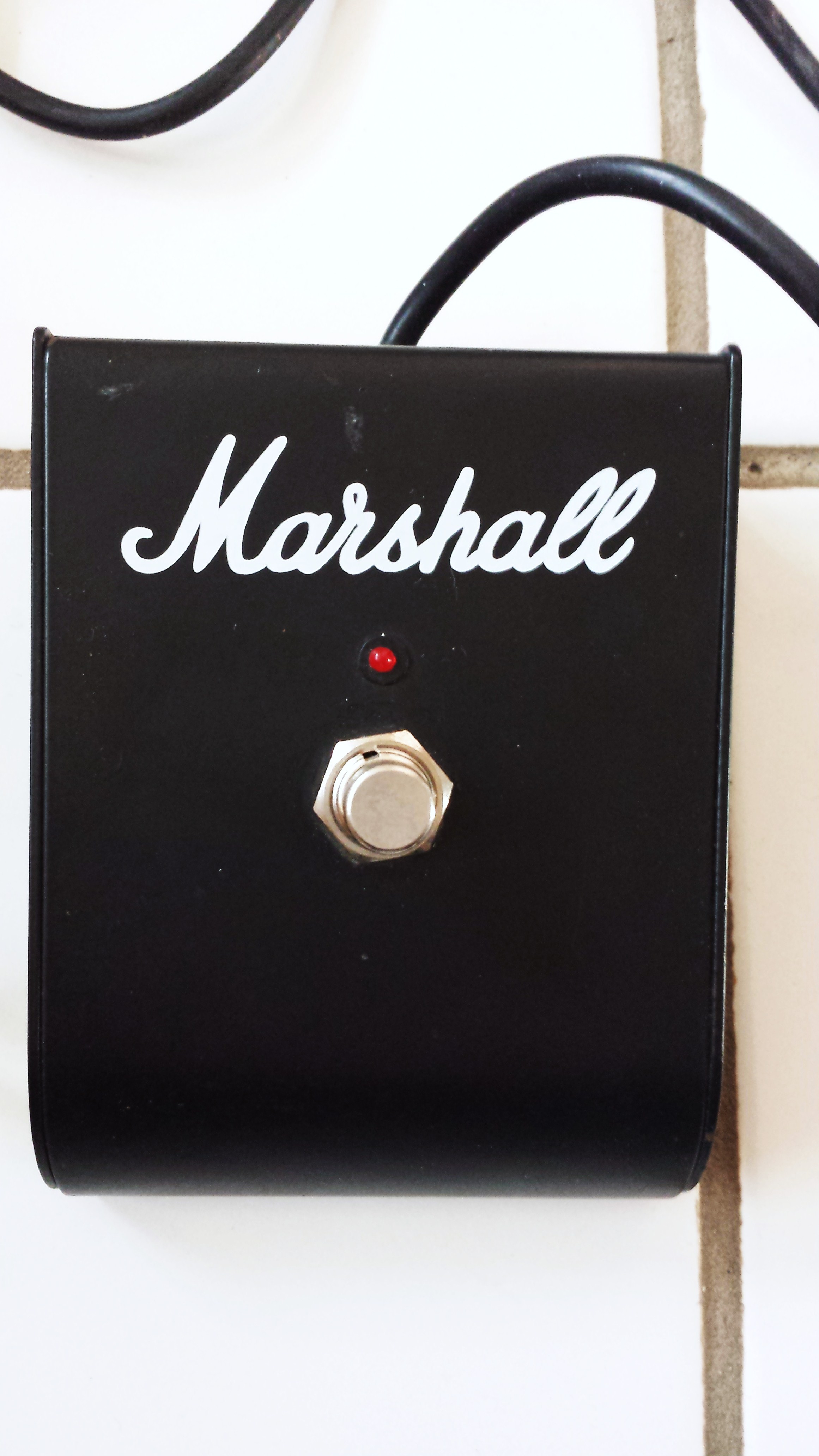 PEDL001 FOOTSWITCH 1-WAY - Marshall PEDL001 Footswitch 1-way - Audiofanzine
