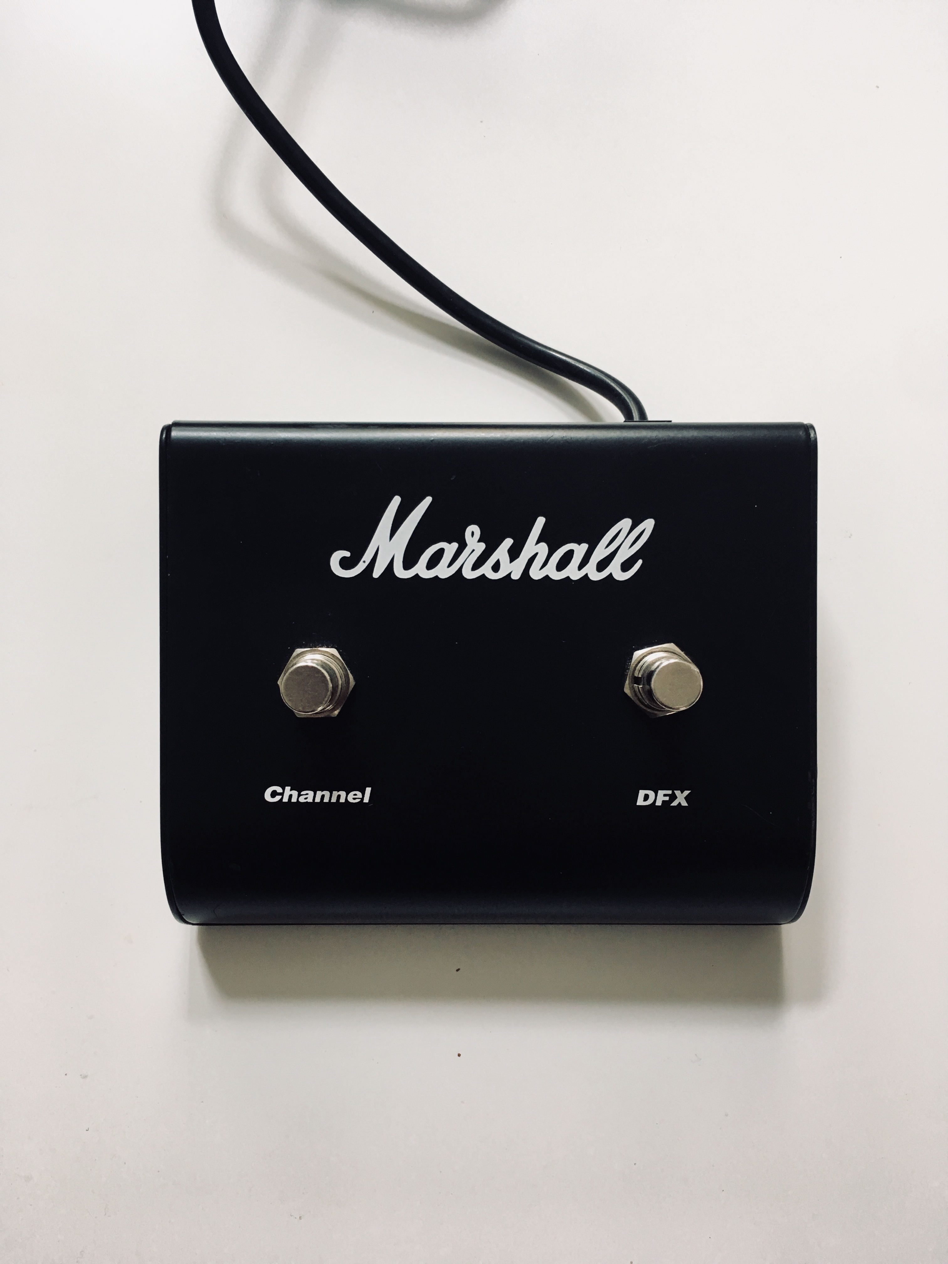 PEDL10010 - Twin Footswitch Channel/Chorus Marshall - Audiofanzine