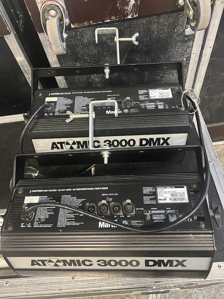 Atomic 3000 DMX - Martin Atomic 3000 DMX - Audiofanzine