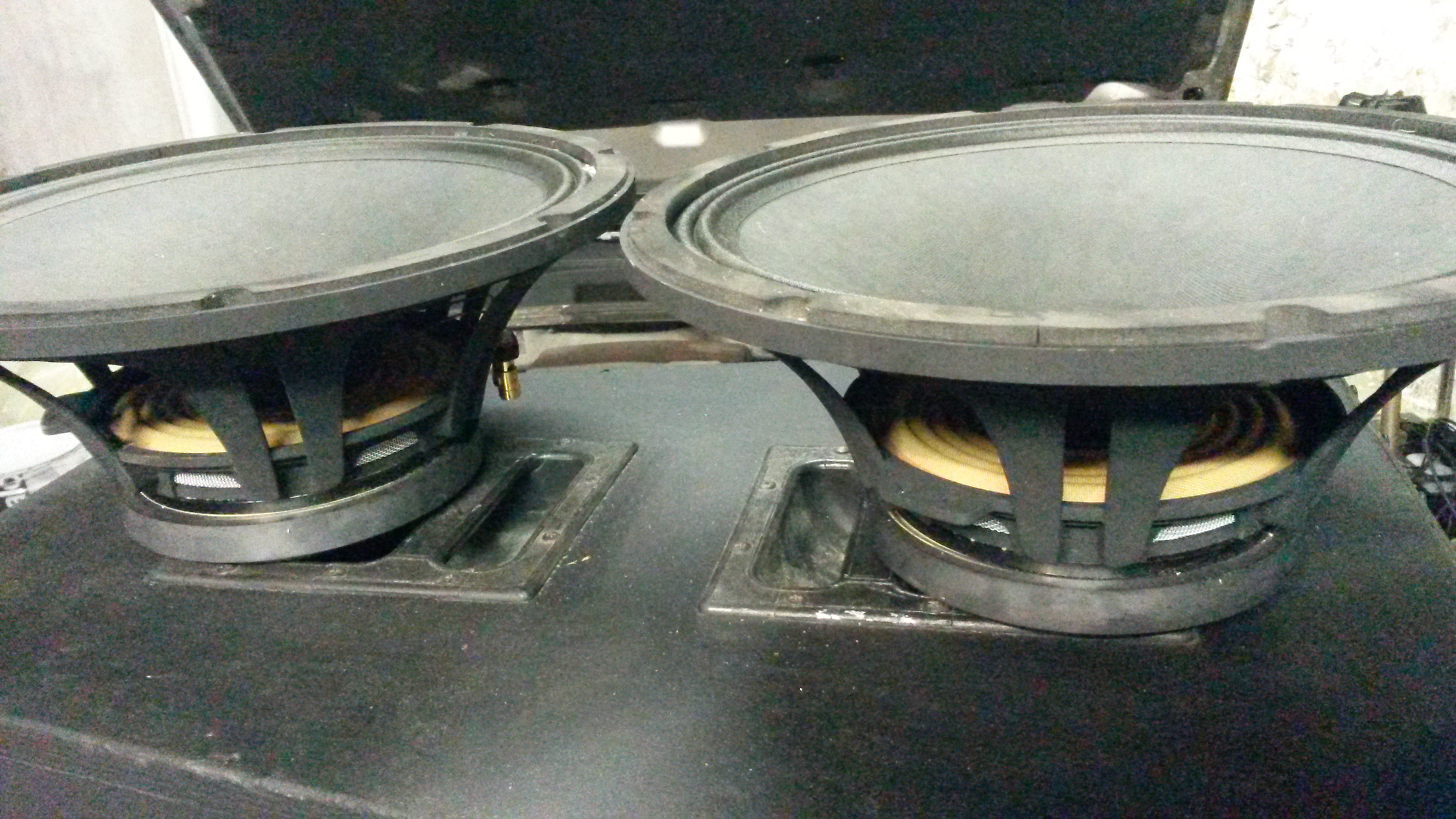 B115 - Martin Audio B115 - Audiofanzine