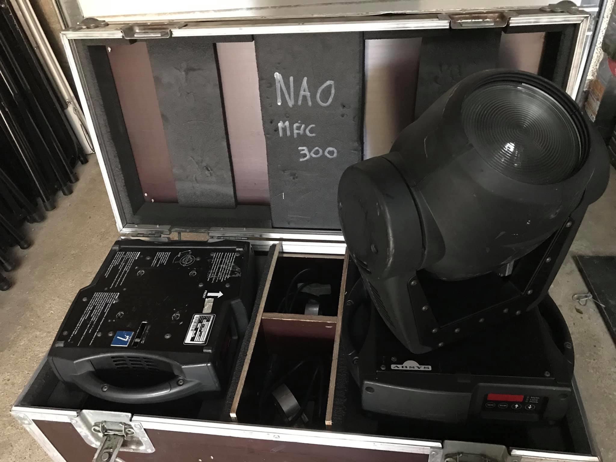 MAC 300 - Martin MAC 300 - Audiofanzine