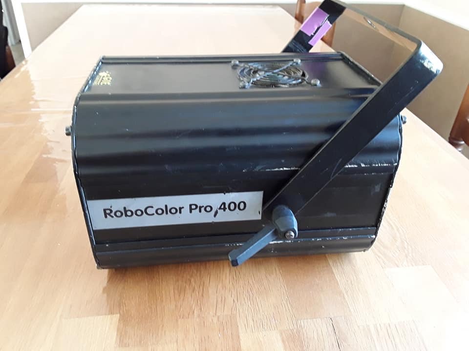 RoboColor Pro 400 - Martin RoboColor Pro 400 - Audiofanzine