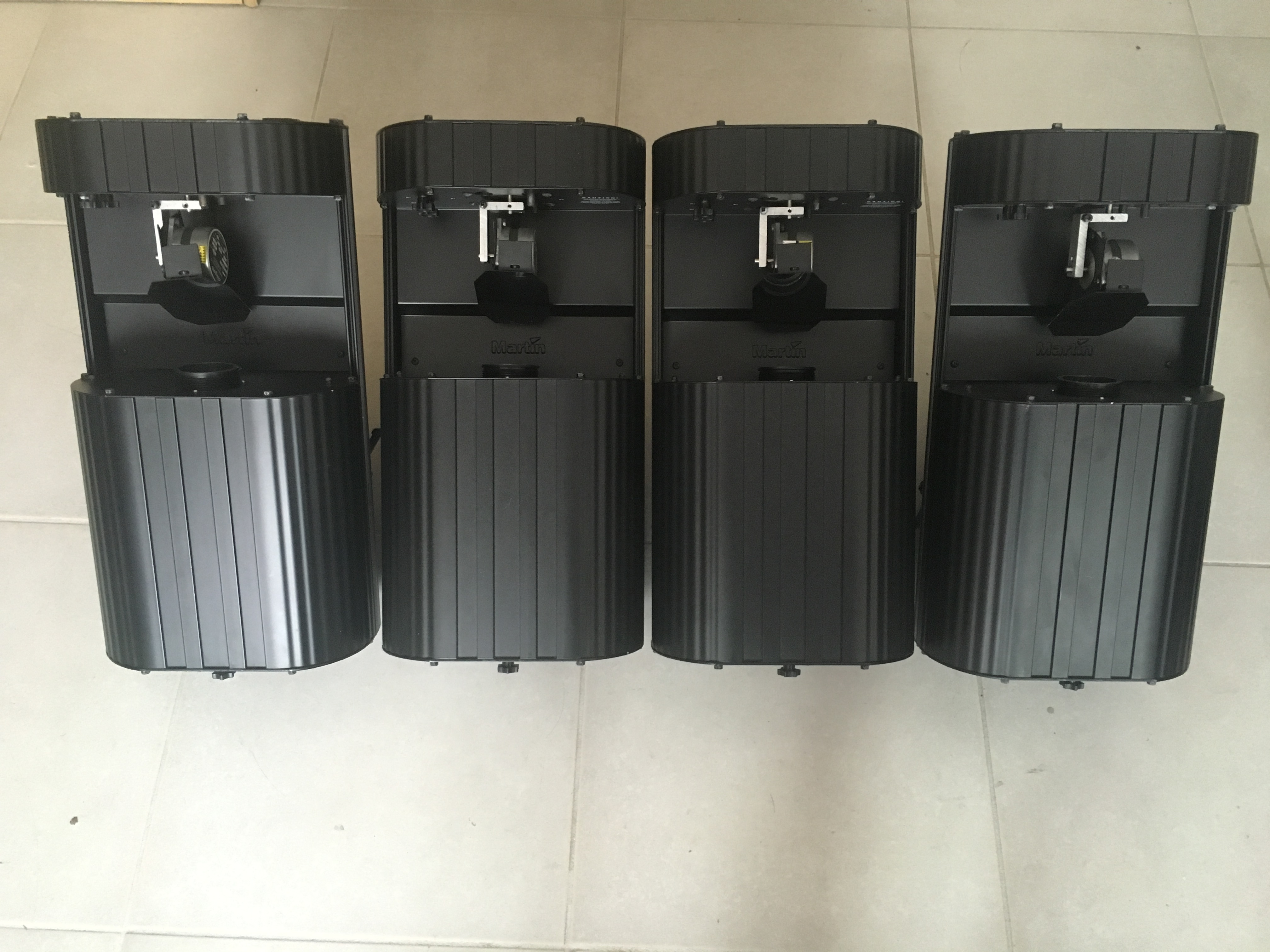 ROBOSCAN PRO 518 - Martin RoboScan Pro 518 - Audiofanzine