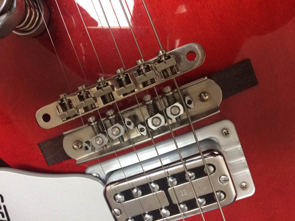 M1 Offset for Fender US Mastery Bridge - Audiofanzine