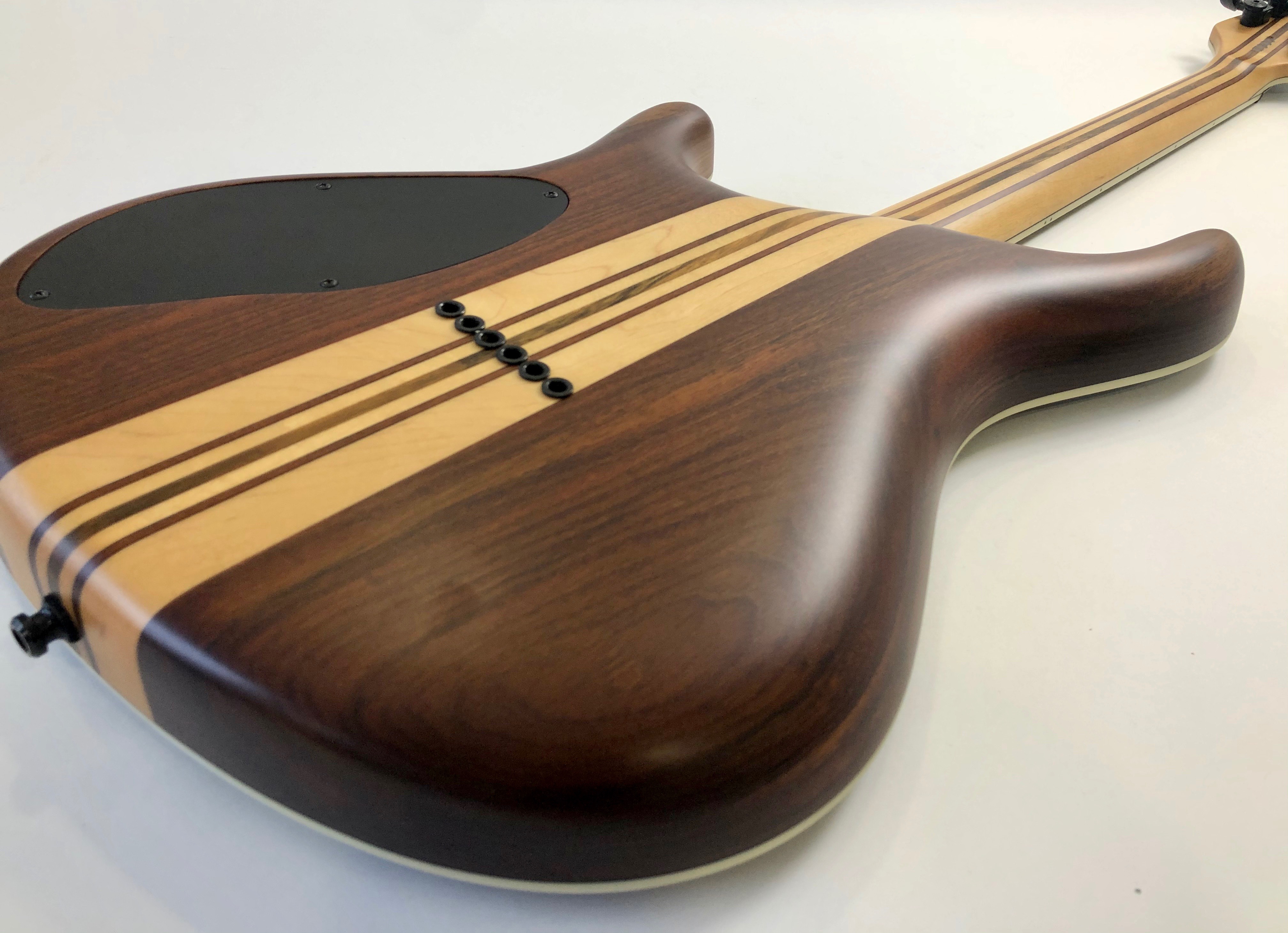 Regius 6 - Mayones Regius 6 - Audiofanzine