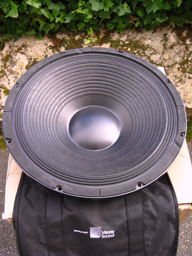 SUB 700 HP - Meyer Sound SUB 700 HP - Audiofanzine