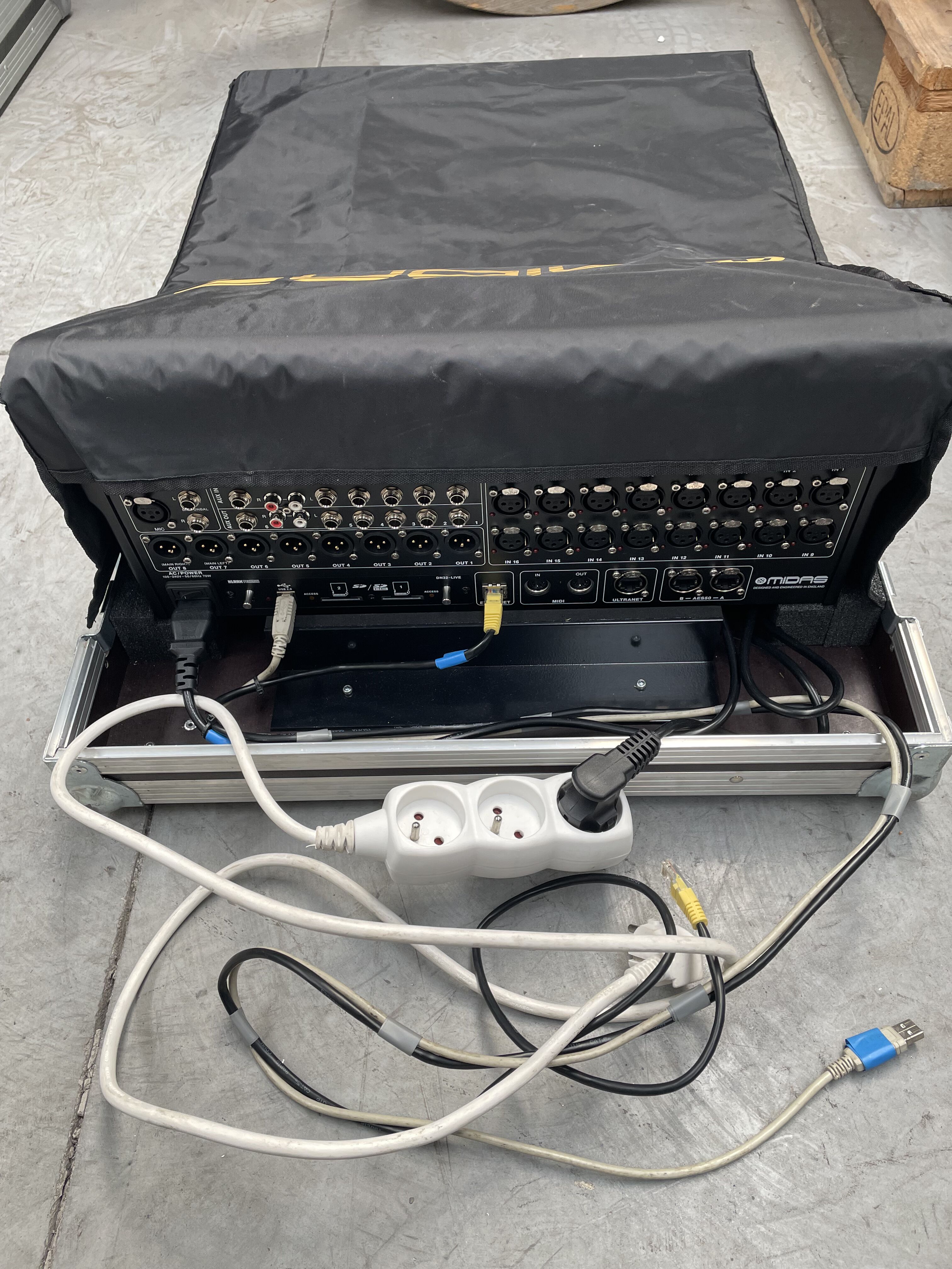 DL 32 - Midas DL 32 - Audiofanzine