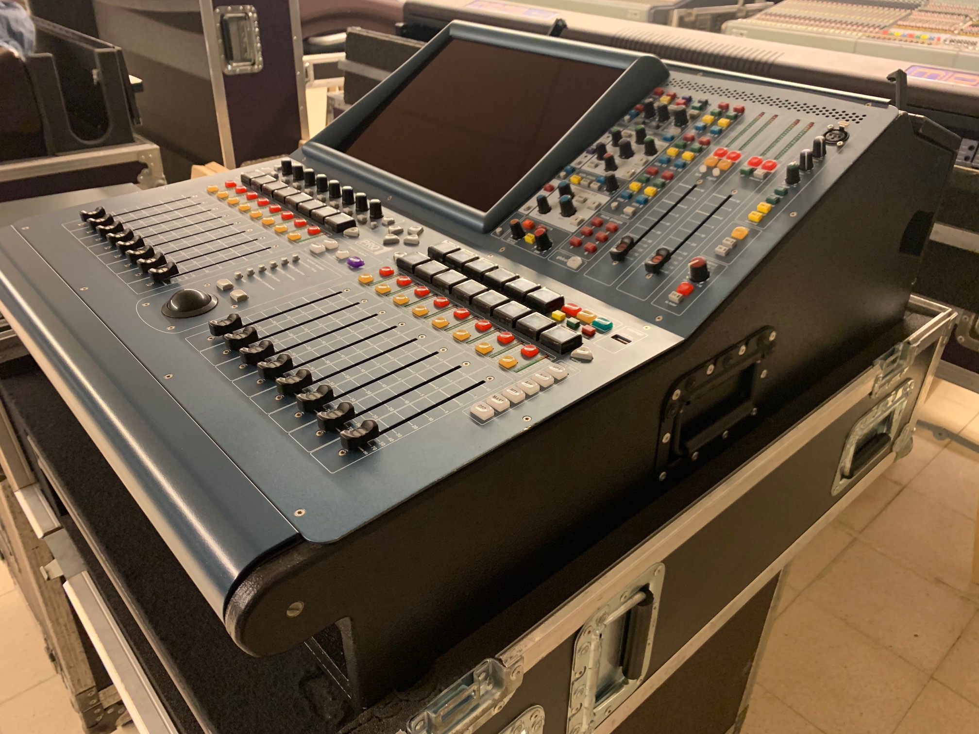 DL153 - Midas DL153 - Audiofanzine