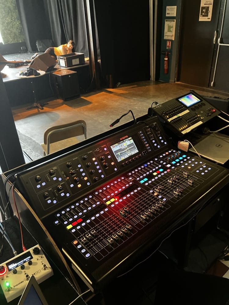 M32 - Midas M32 - Audiofanzine