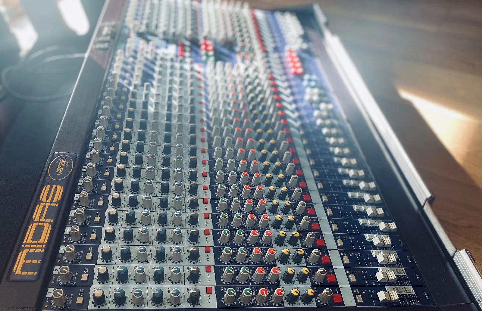 Venice 320 - Midas Venice 320 - Audiofanzine