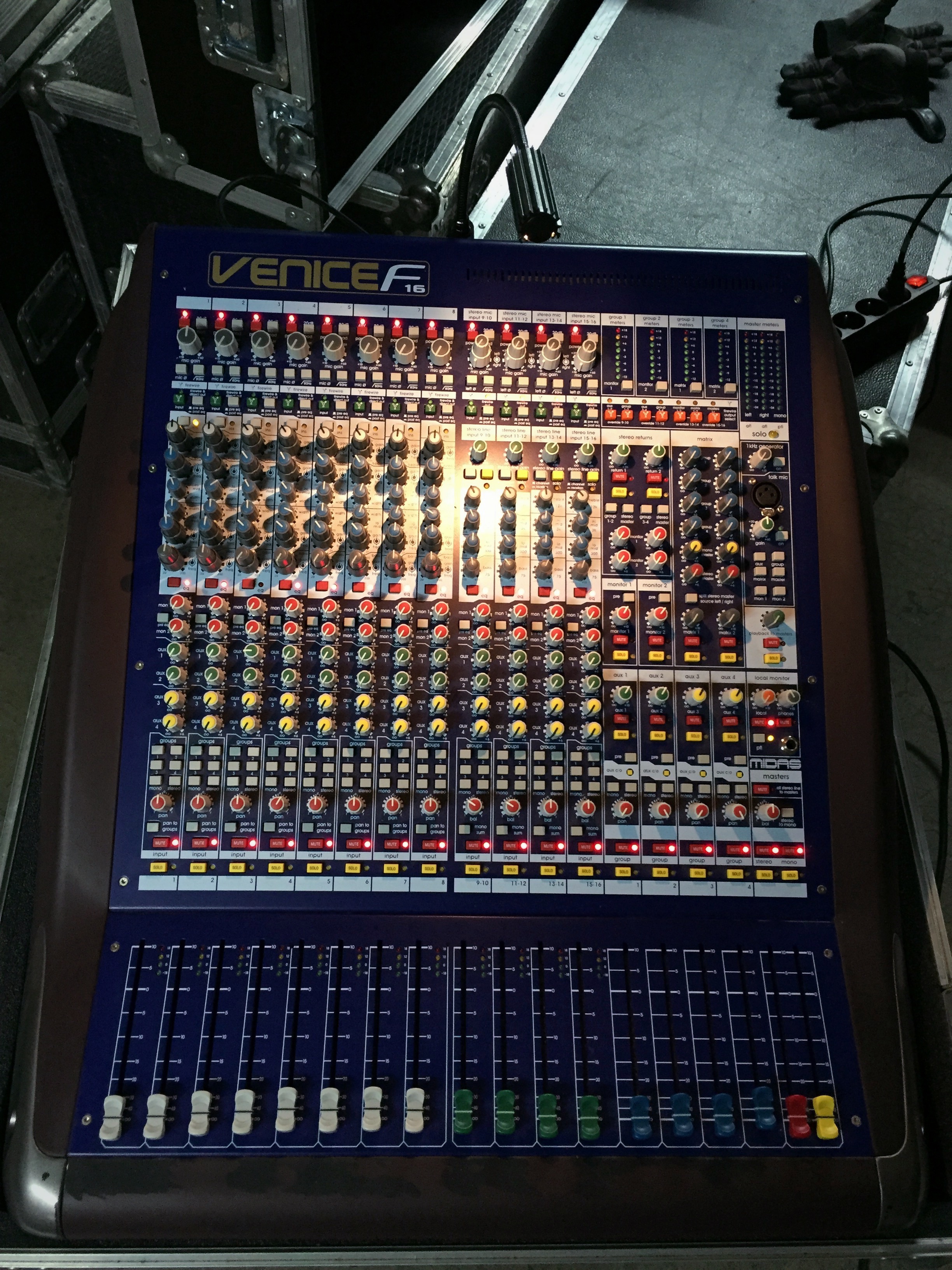 VENICEF VF16 - Midas VeniceF VF16 - Audiofanzine