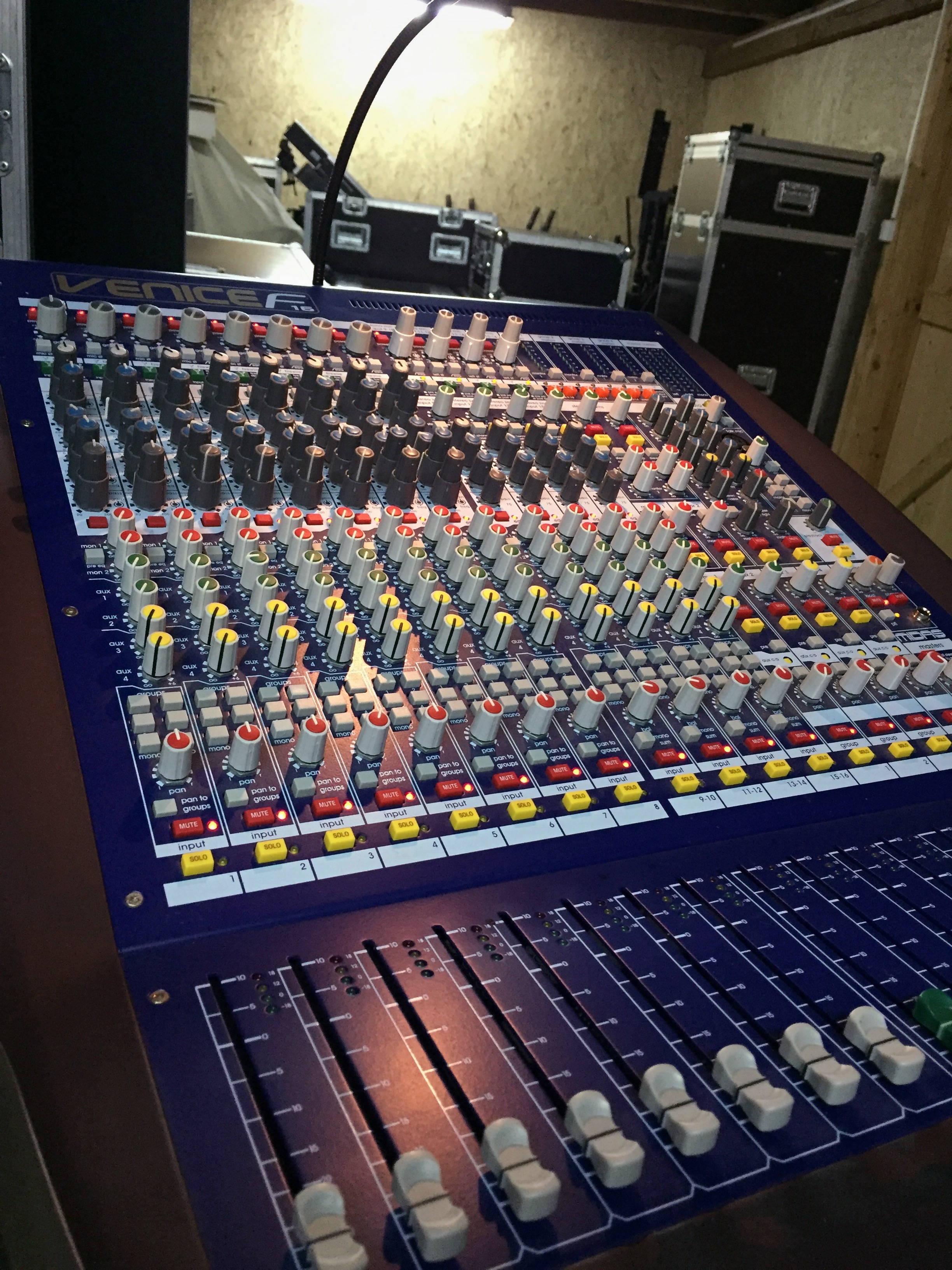 VENICEF VF16 - Midas VeniceF VF16 - Audiofanzine