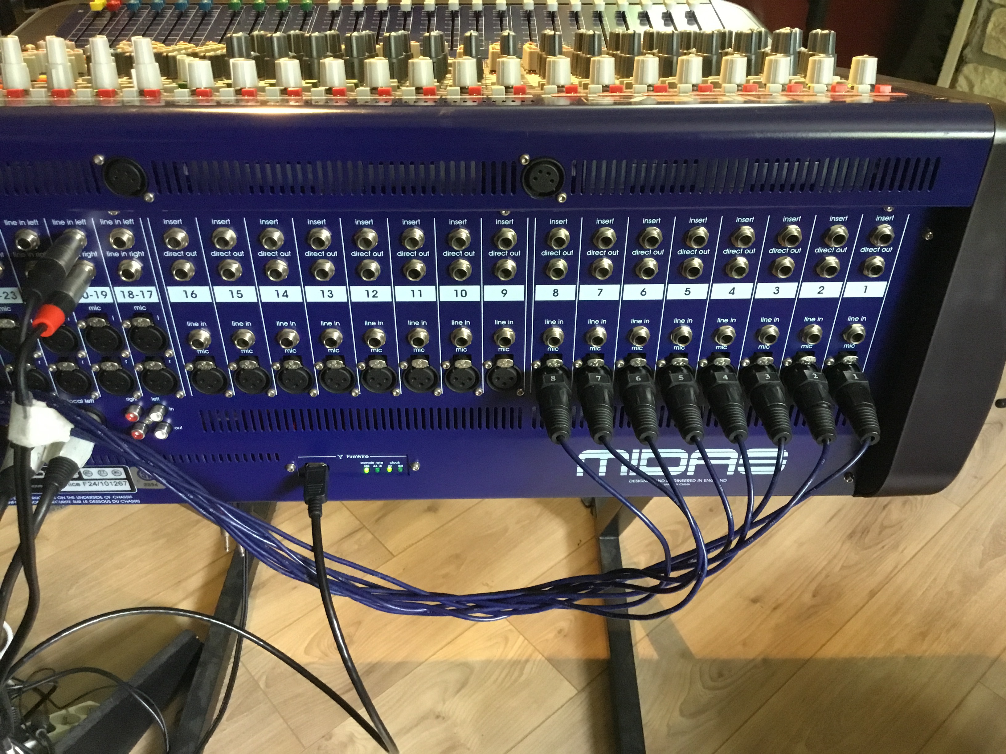 VeniceF VF24 - Midas VeniceF VF24 - Audiofanzine