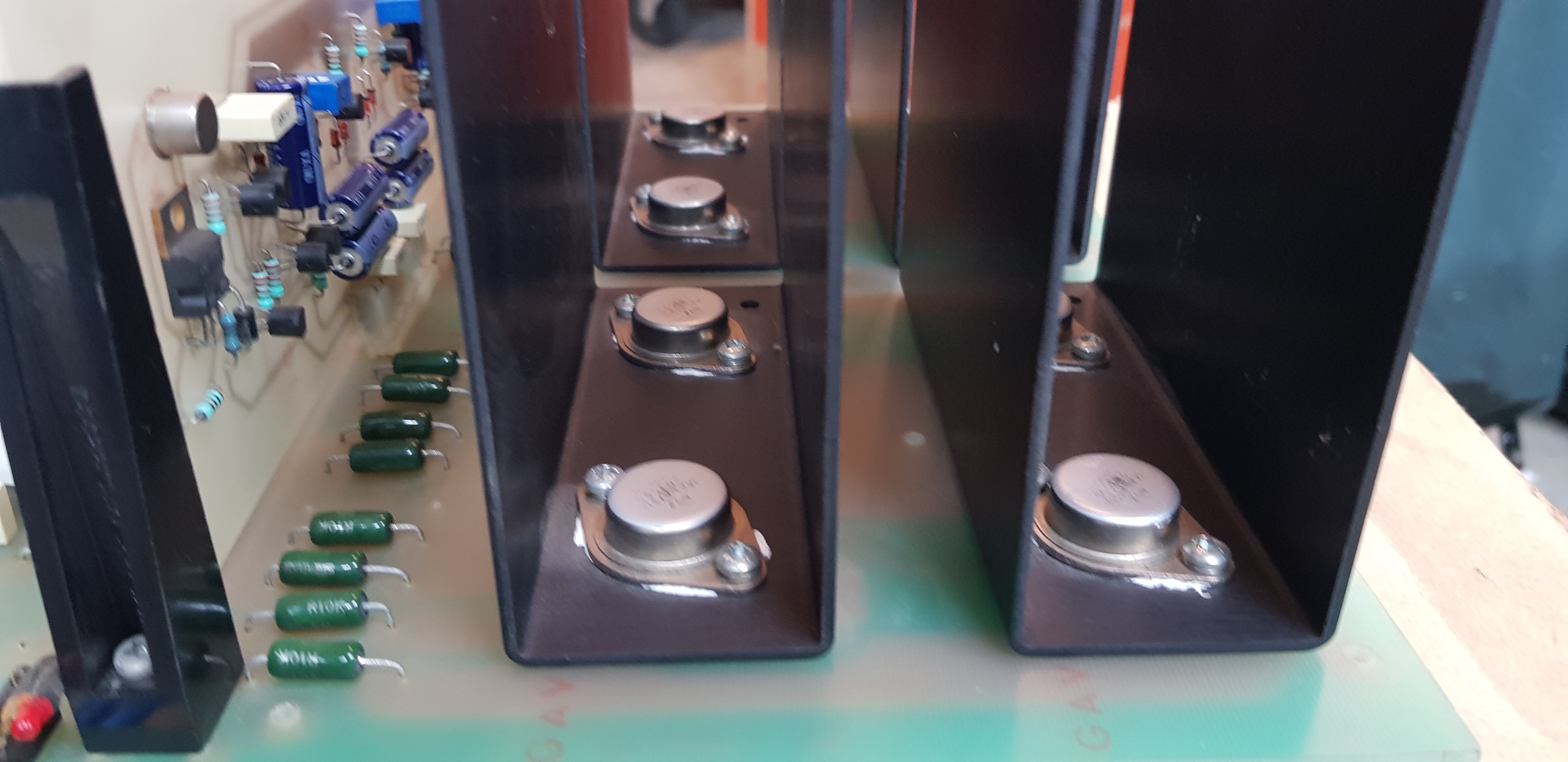 XL 200 - Midas XL 200 - Audiofanzine