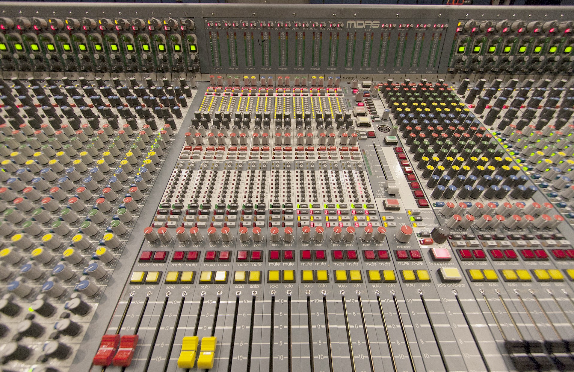 XL4 - Midas XL4 - Audiofanzine