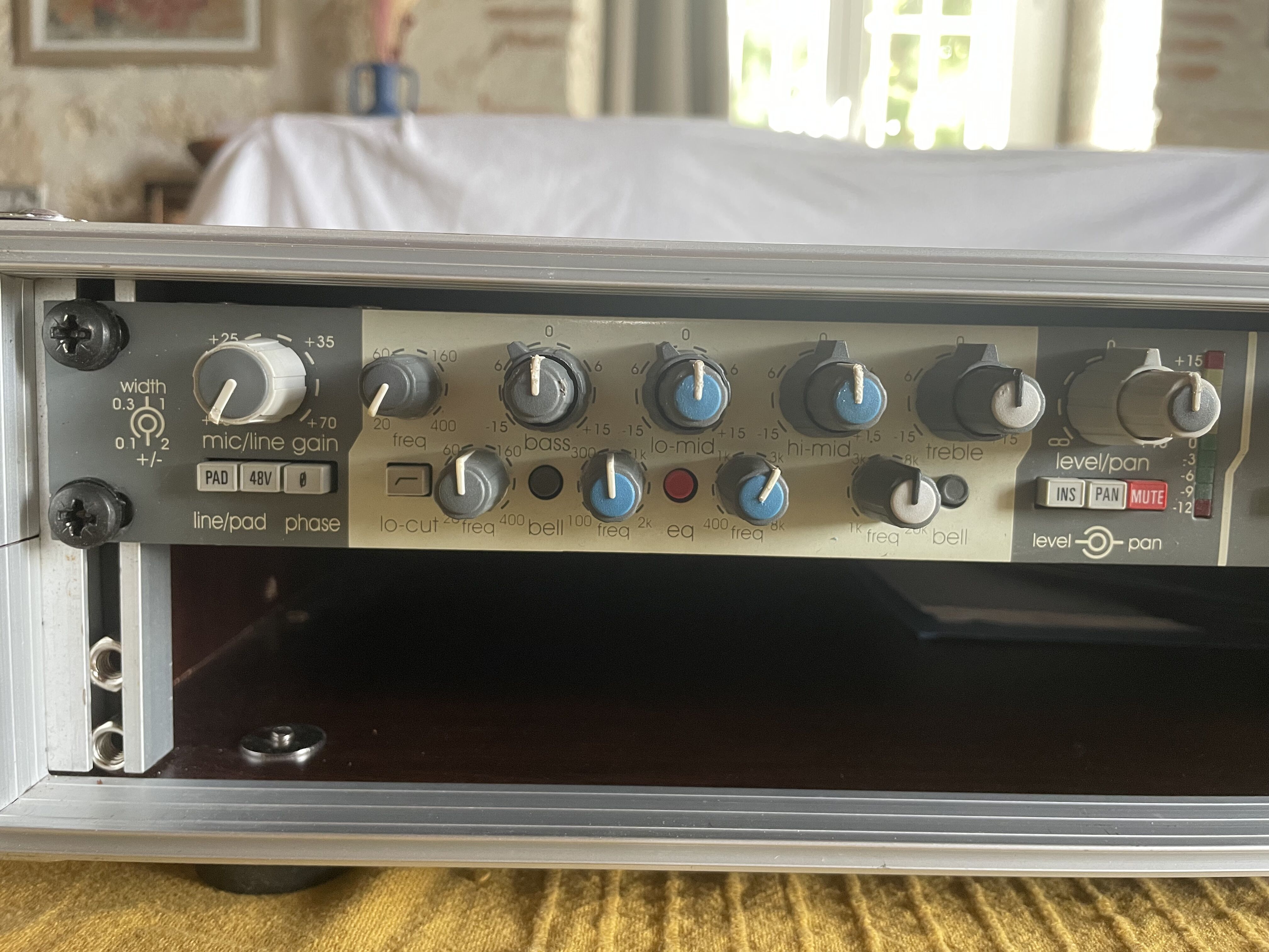 XL42 - Midas XL42 - Audiofanzine