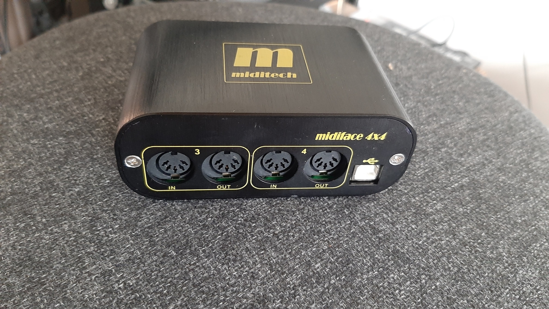 MIDIface 4x4 - Miditech MIDIface 4x4 - Audiofanzine