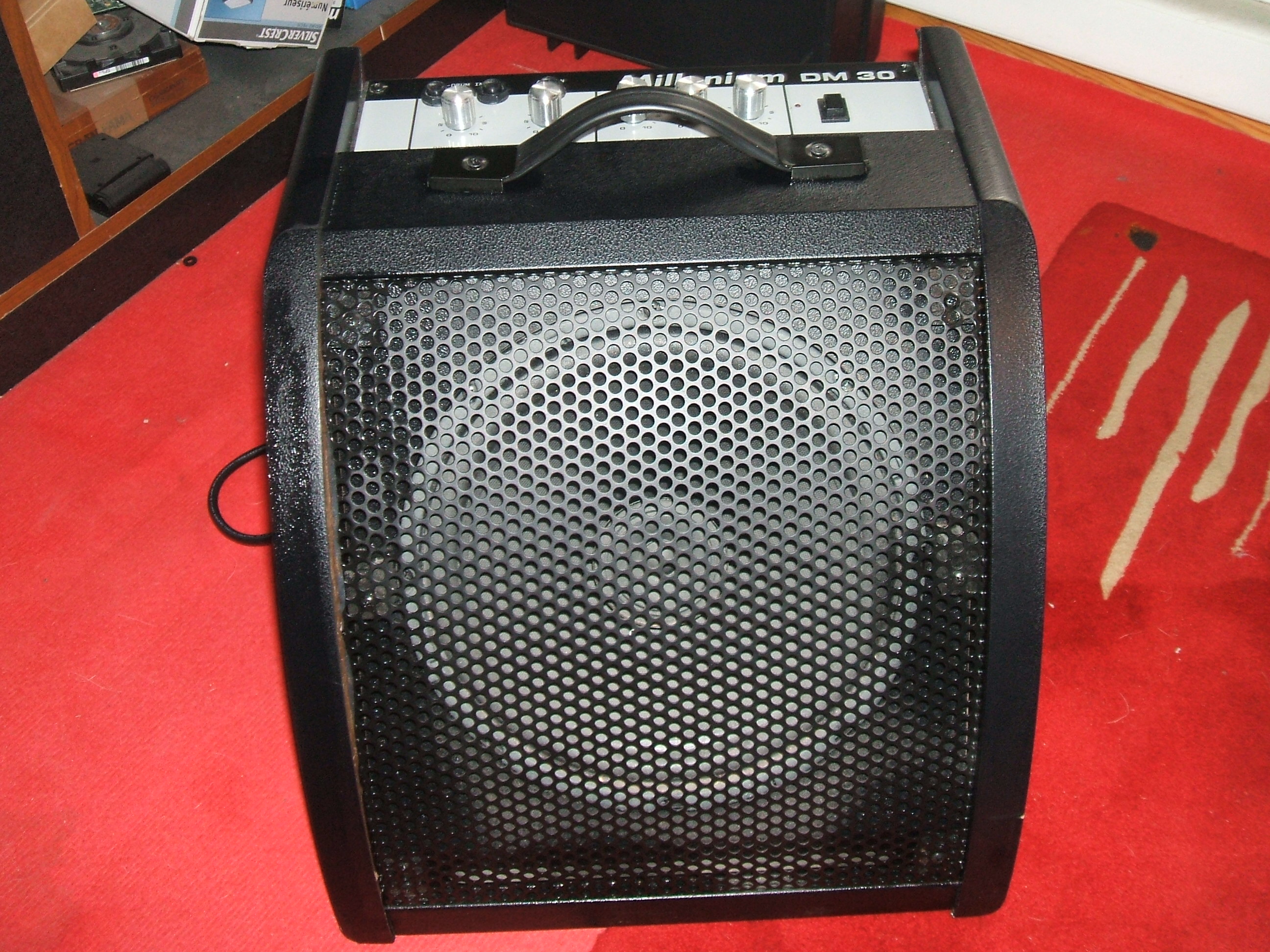 DM-30 Drum Monitor - Millenium DM-30 Drum Monitor - Audiofanzine