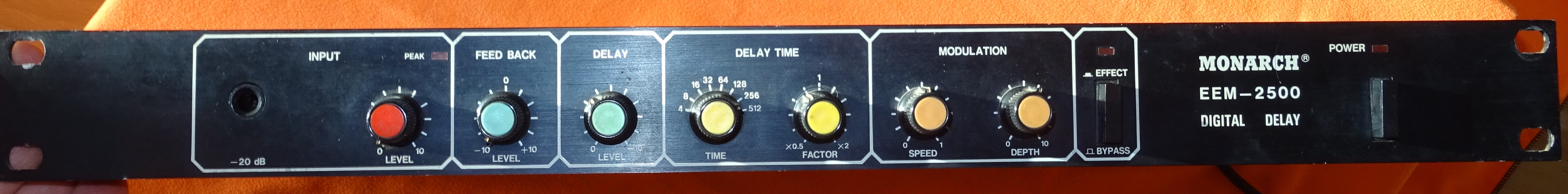 EEM-2500 Digital Delay - Monarch EEM-2500 Digital Delay - Audiofanzine