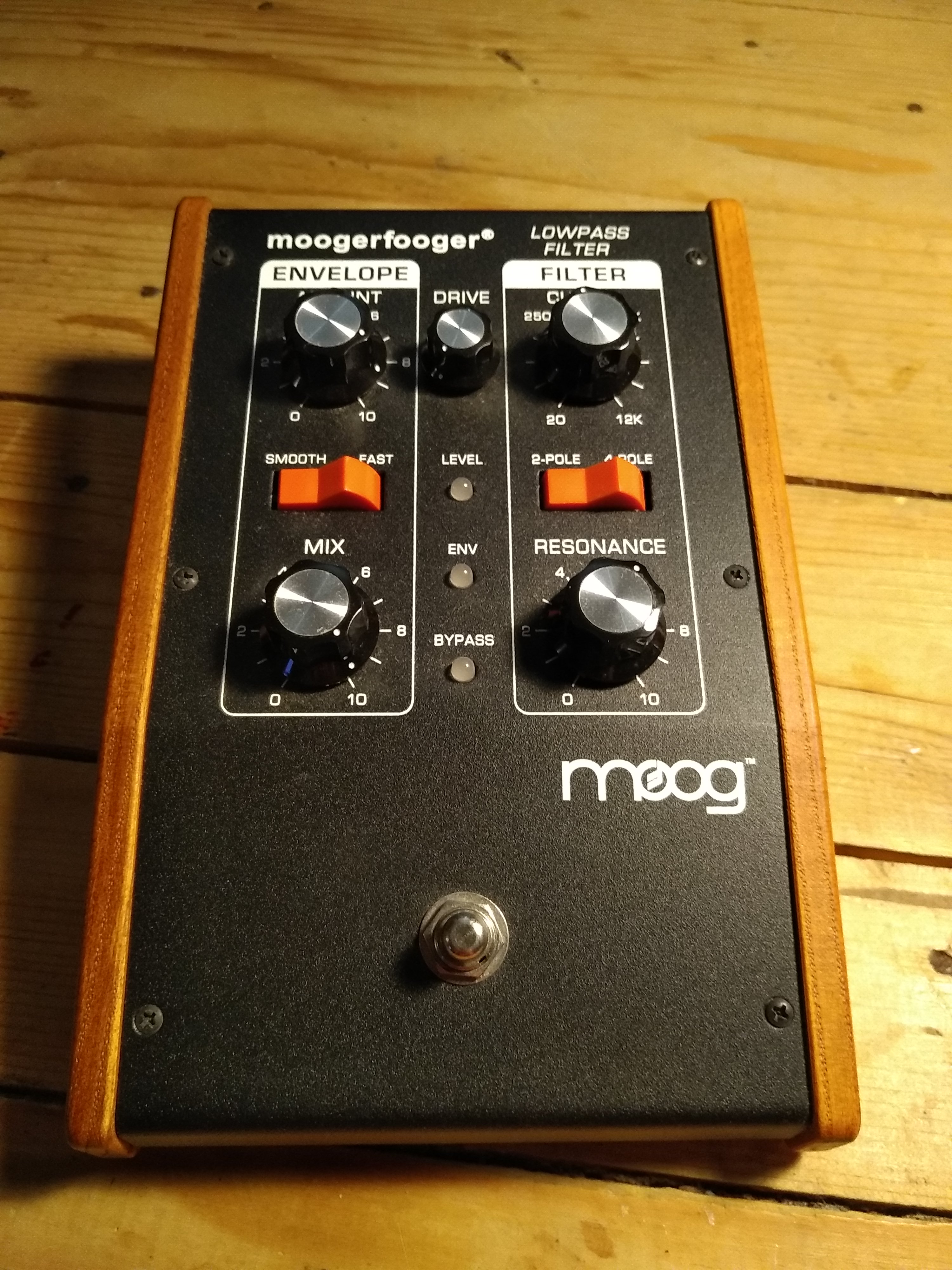 MF-101 Lowpass Filter - Moog Music MF-101 Lowpass Filter - Audiofanzine
