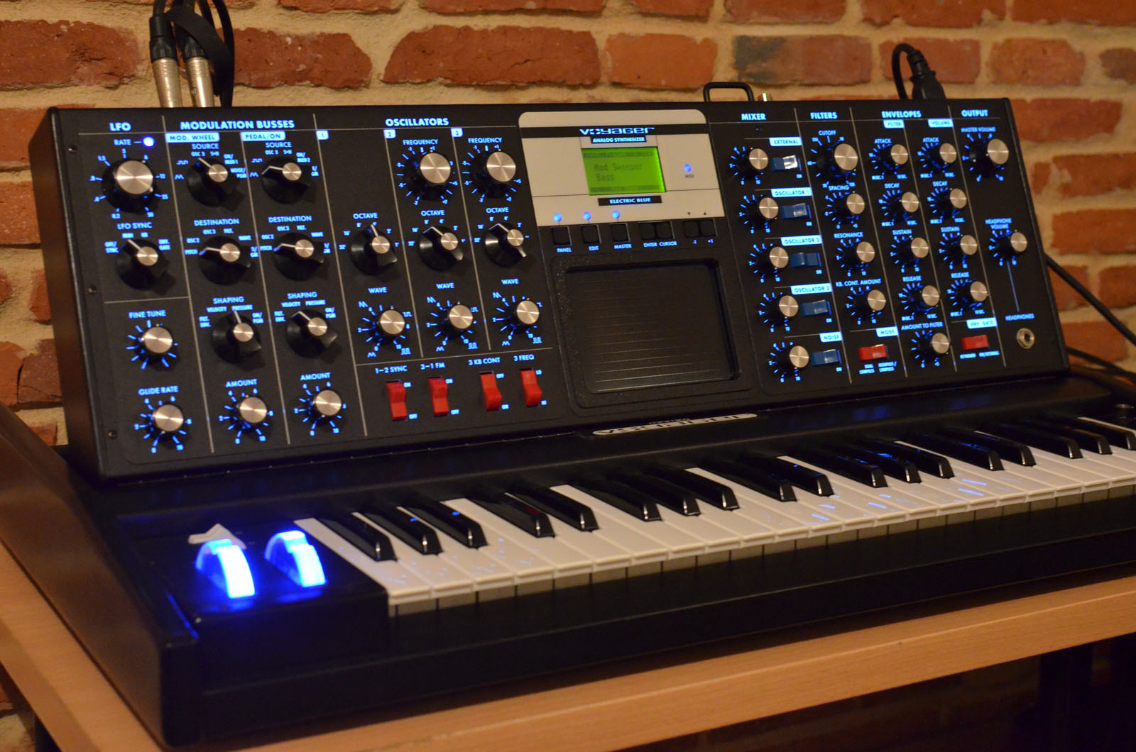Moog Music Minimoog Voyager Electric Blue image (#1793267) - Audiofanzine