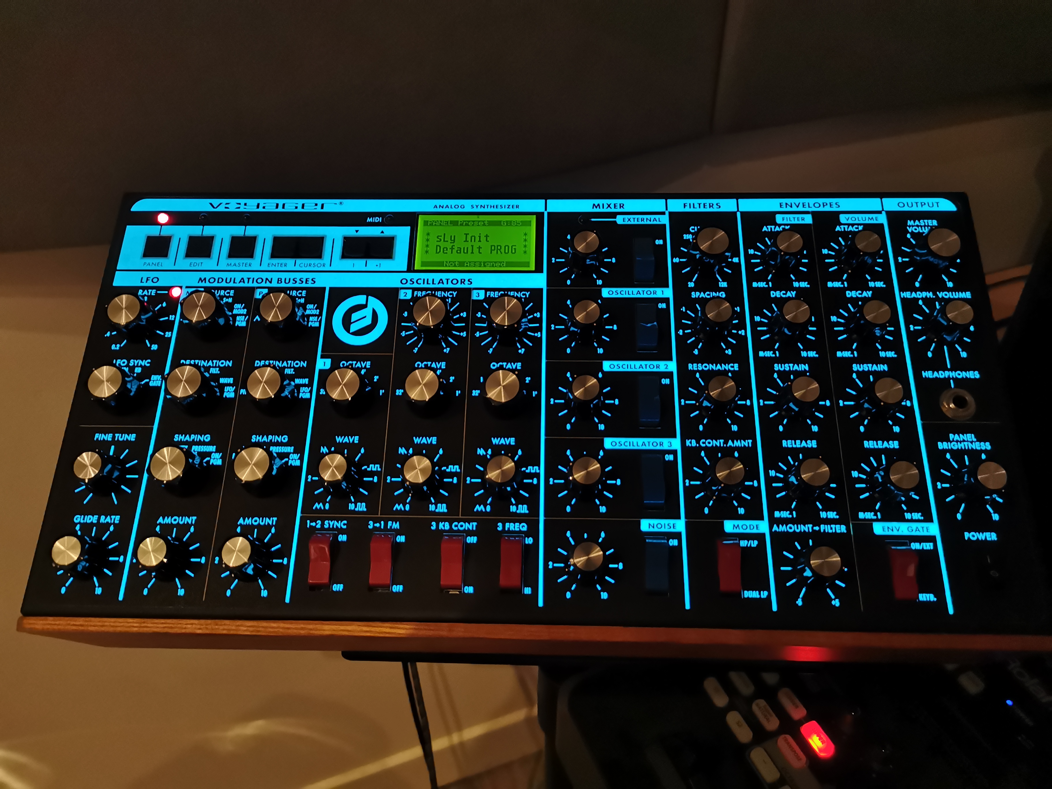 Minimoog Voyager Rack Mount Edition Moog Music - Audiofanzine