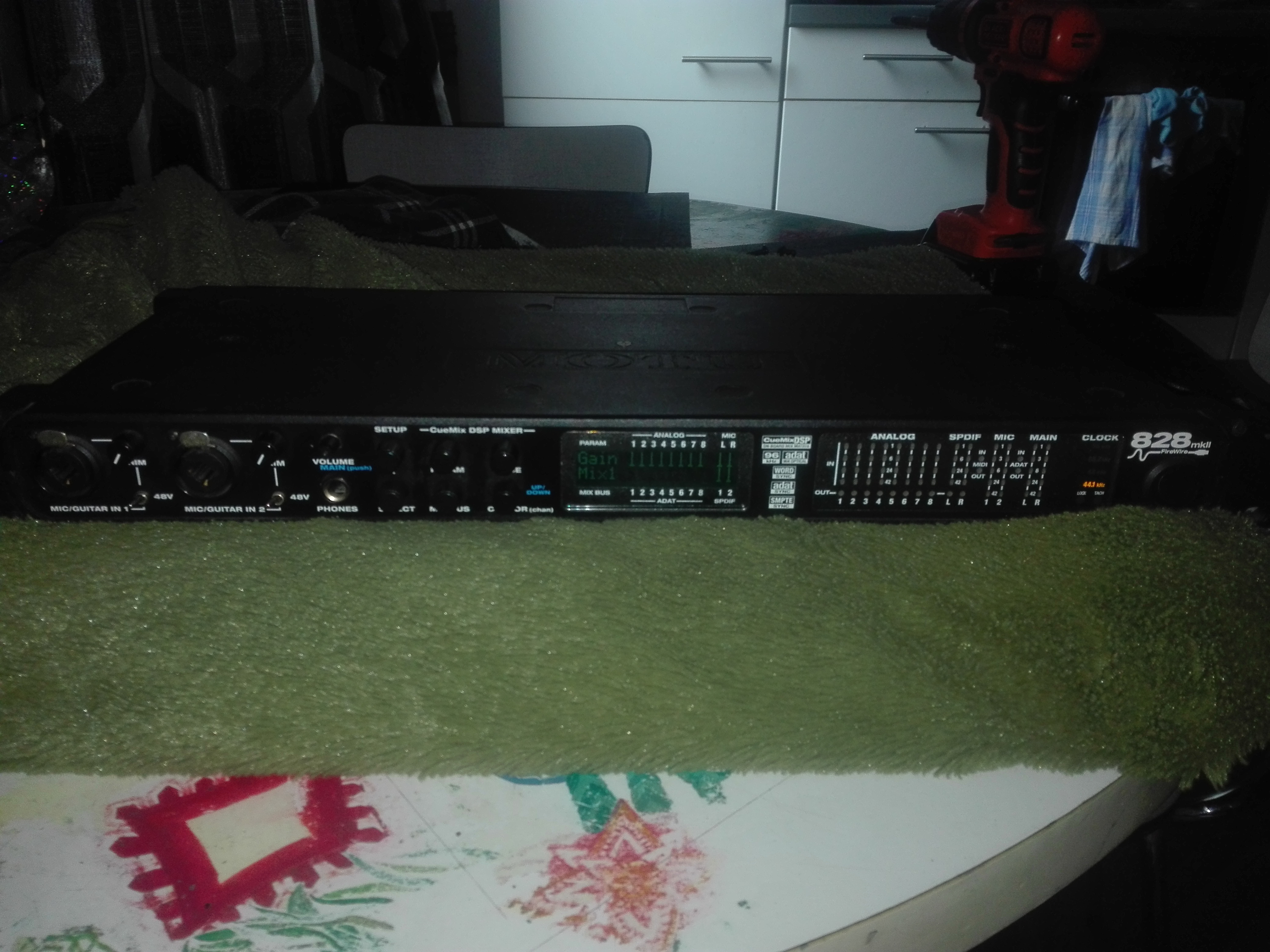 828 MK2 FIREWIRE 400 - MOTU 828 Mk2 Firewire 400 - Audiofanzine