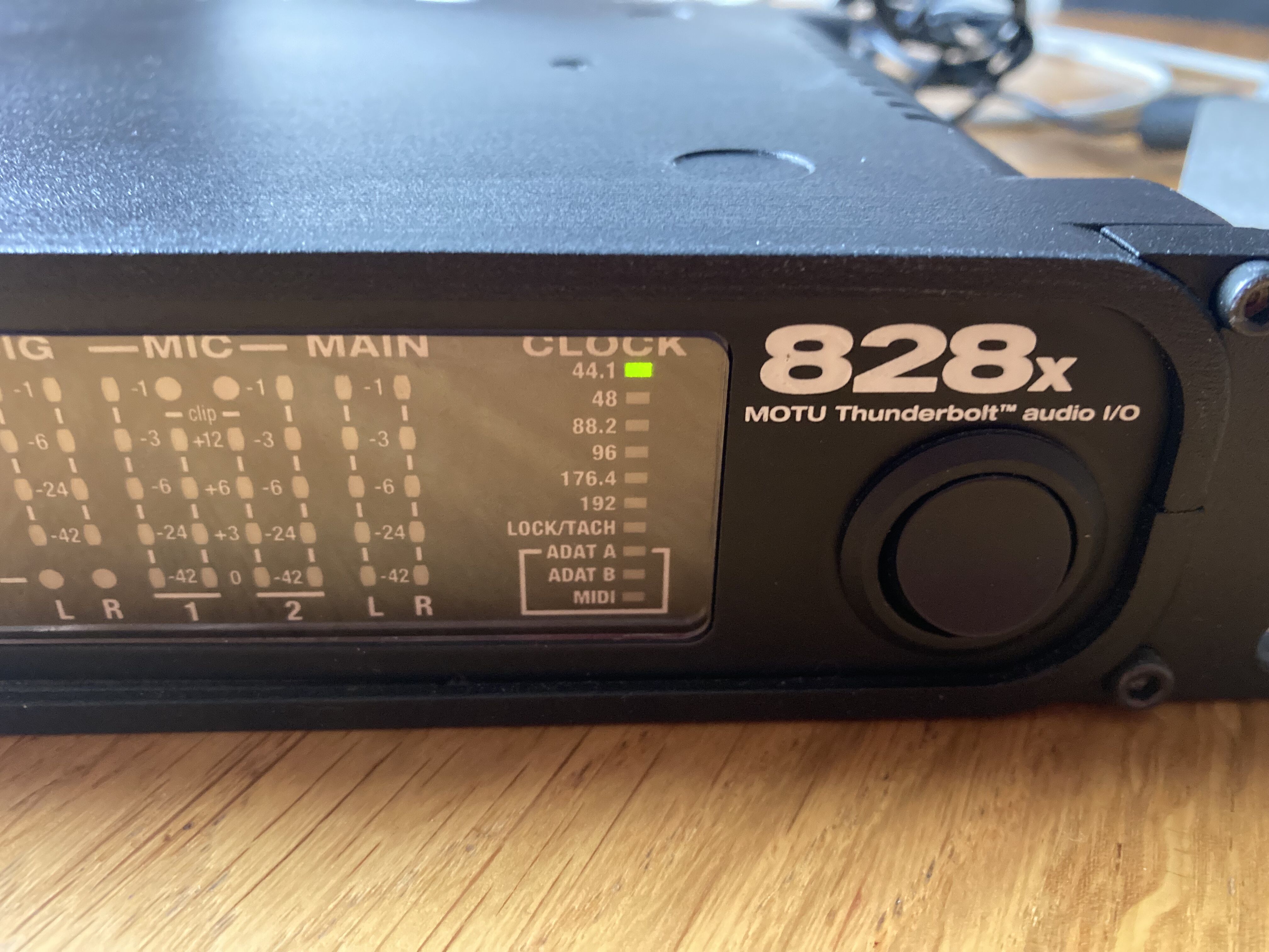 828x - MOTU 828x - Audiofanzine