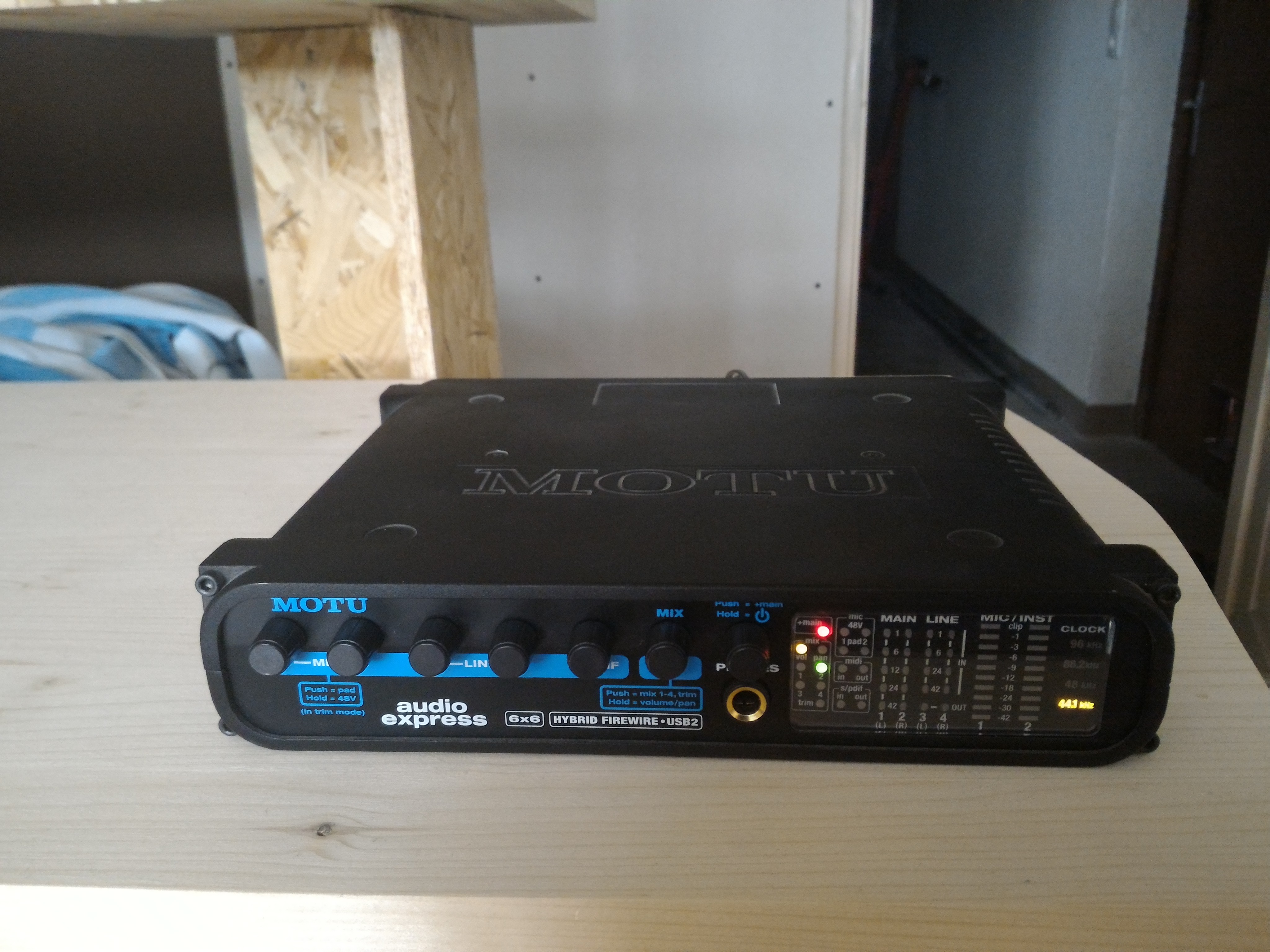 AUDIO EXPRESS - MOTU Audio Express - Audiofanzine