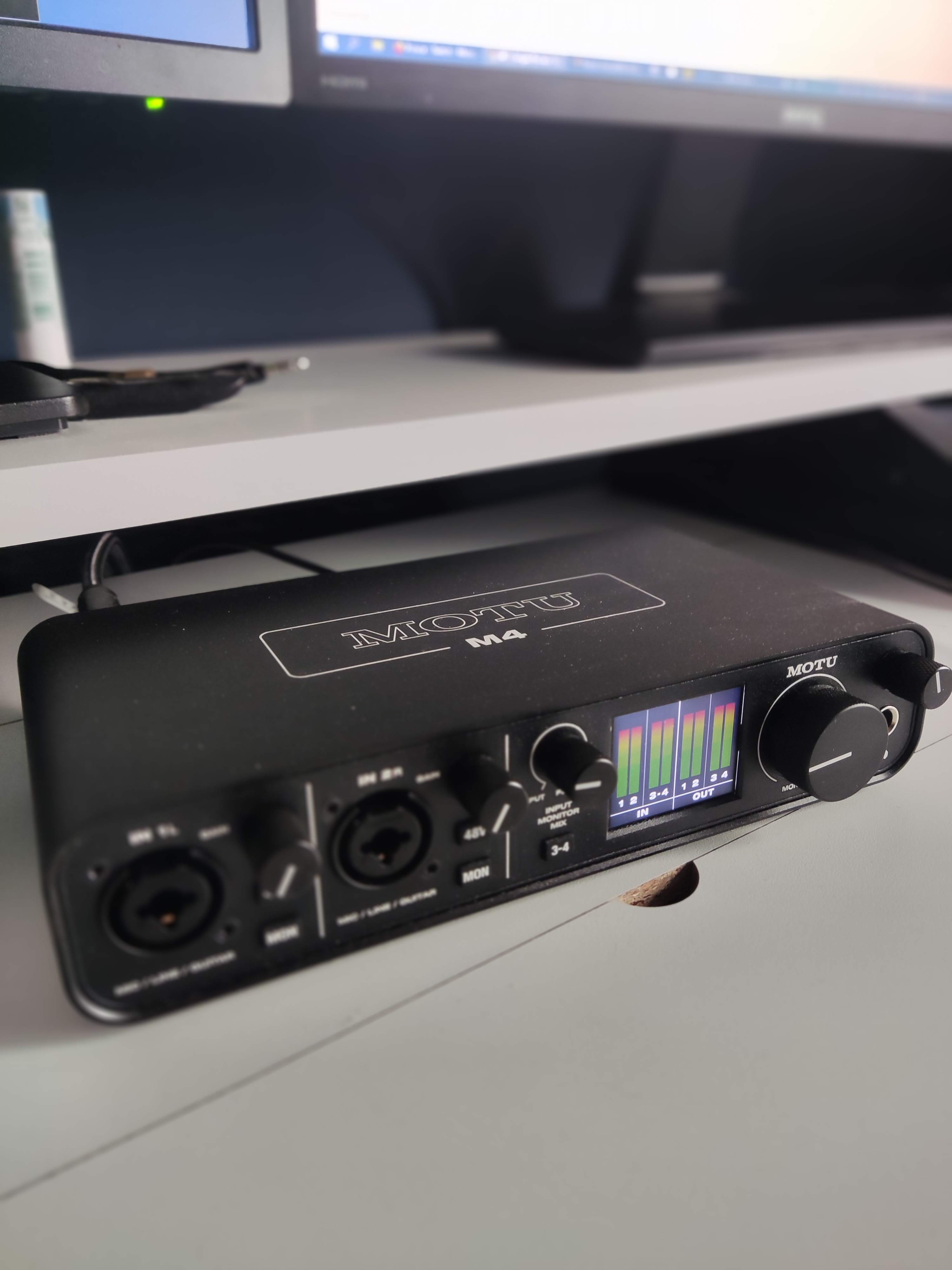 M4 - MOTU M4 - Audiofanzine