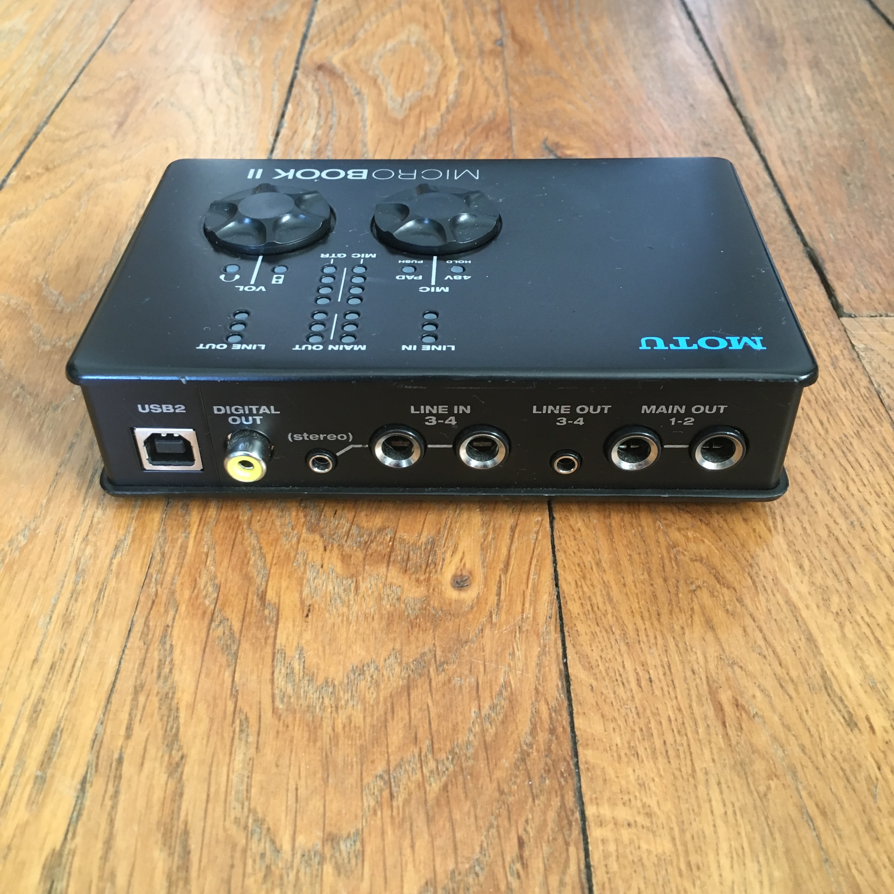 MICROBOOK II - MOTU MicroBook II - Audiofanzine