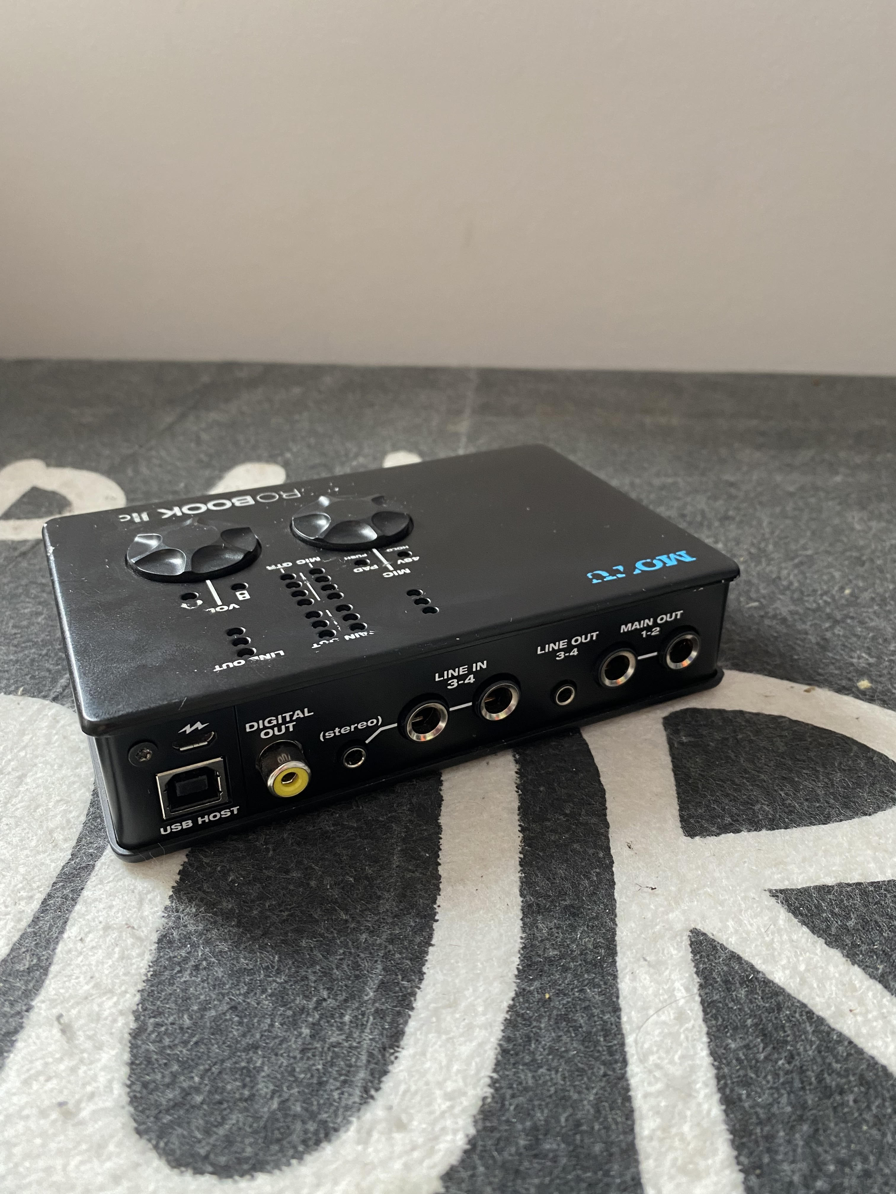 MicroBook IIc - MOTU MicroBook IIc - Audiofanzine