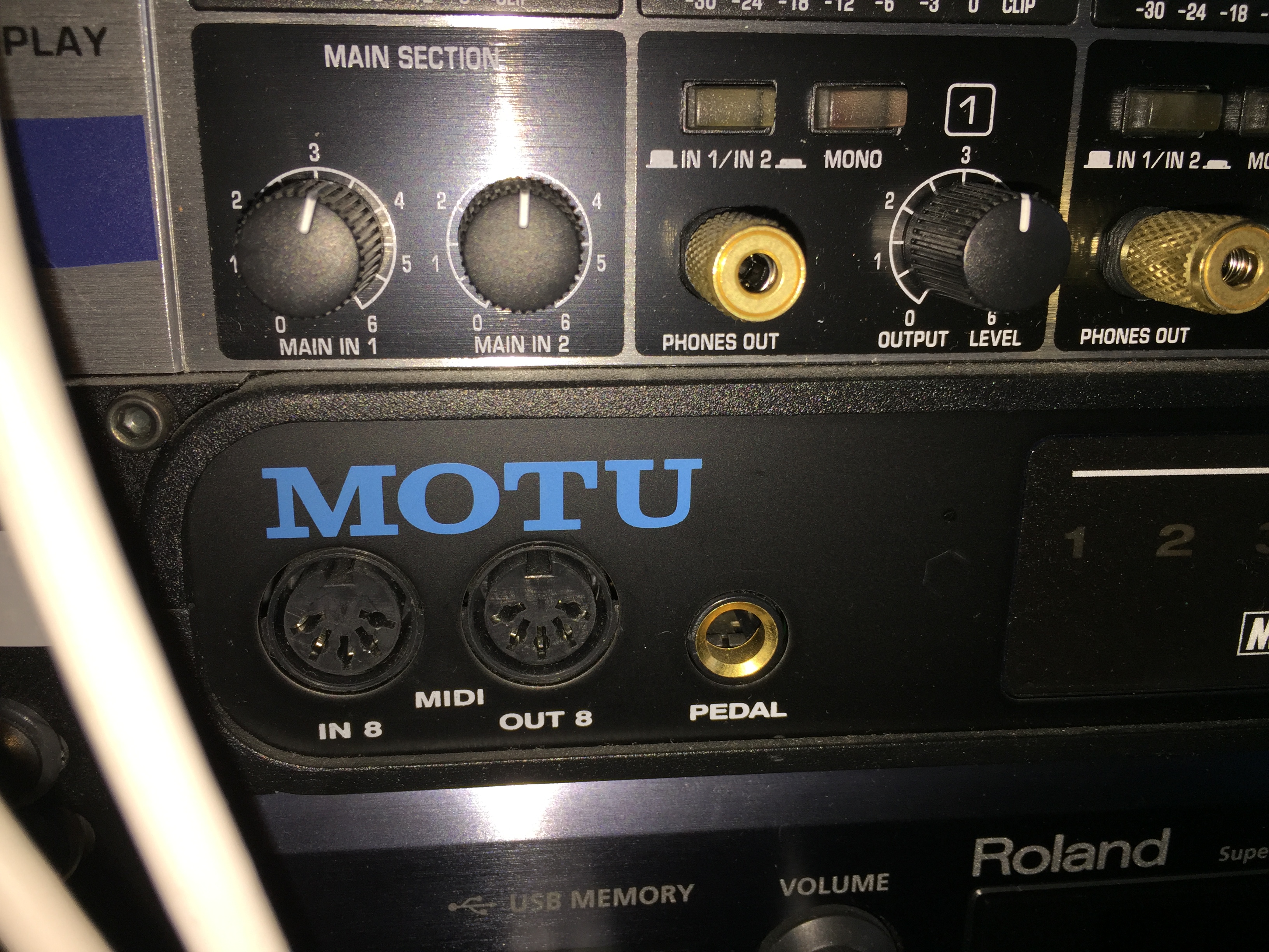 MIDI EXPRESS XT USB - MOTU Midi Express XT USB - Audiofanzine