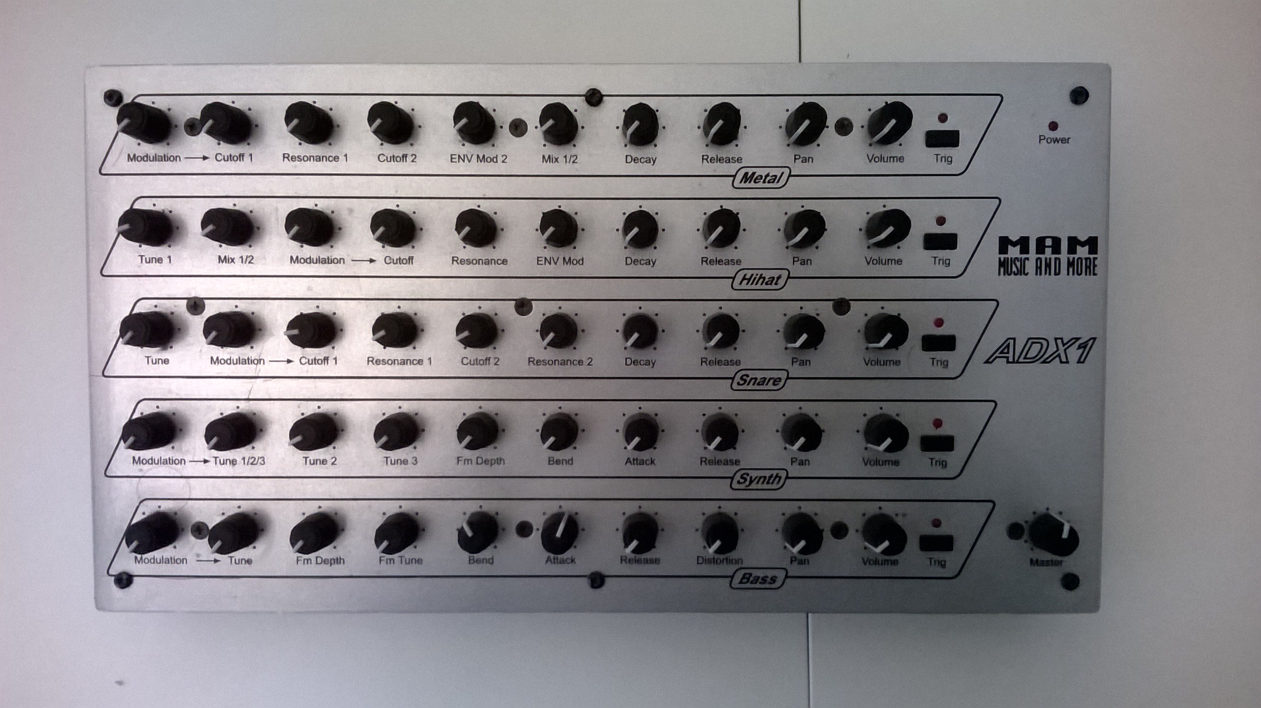 ADX 1 - Music And More ADX 1 - Audiofanzine