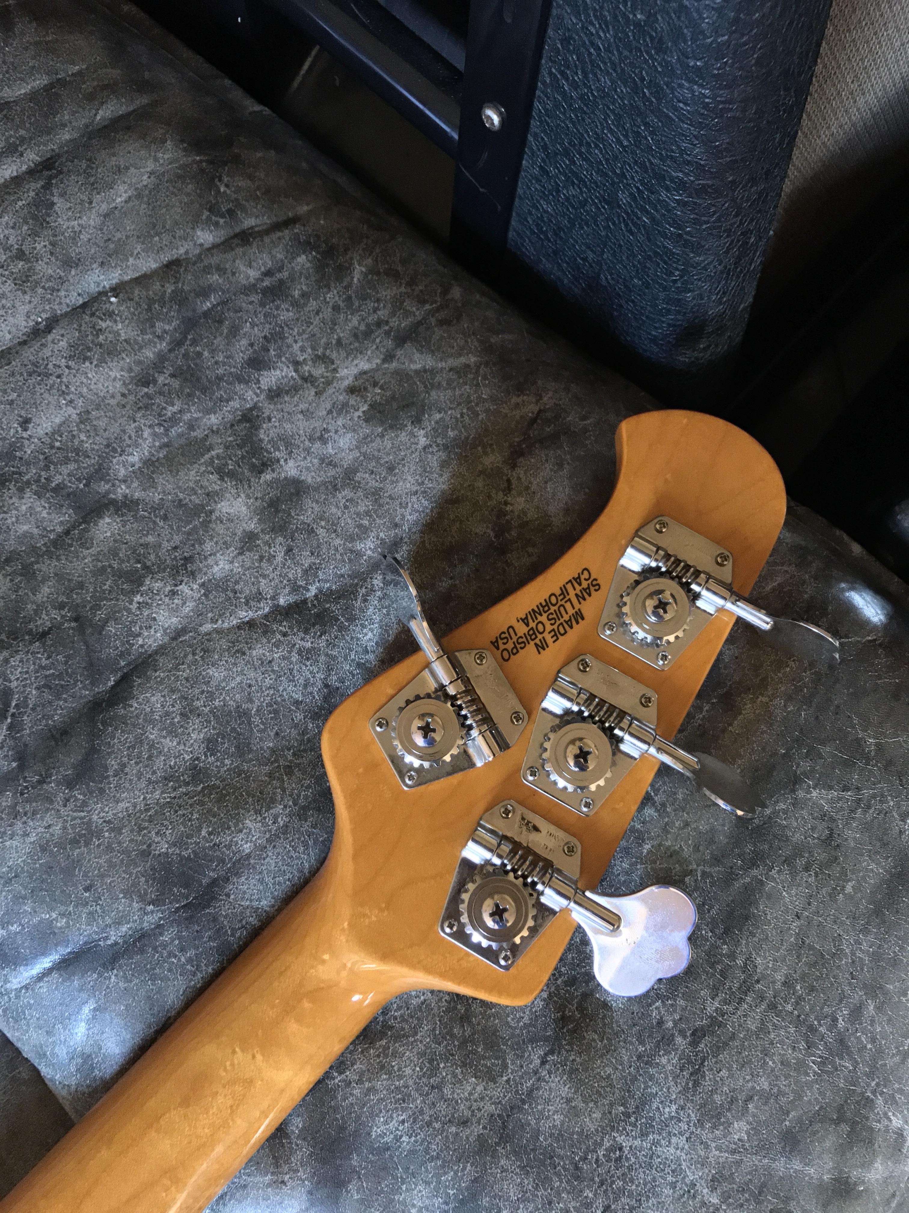 CLASSIC STINGRAY 5 - Music Man Classic StingRay 5 - Audiofanzine