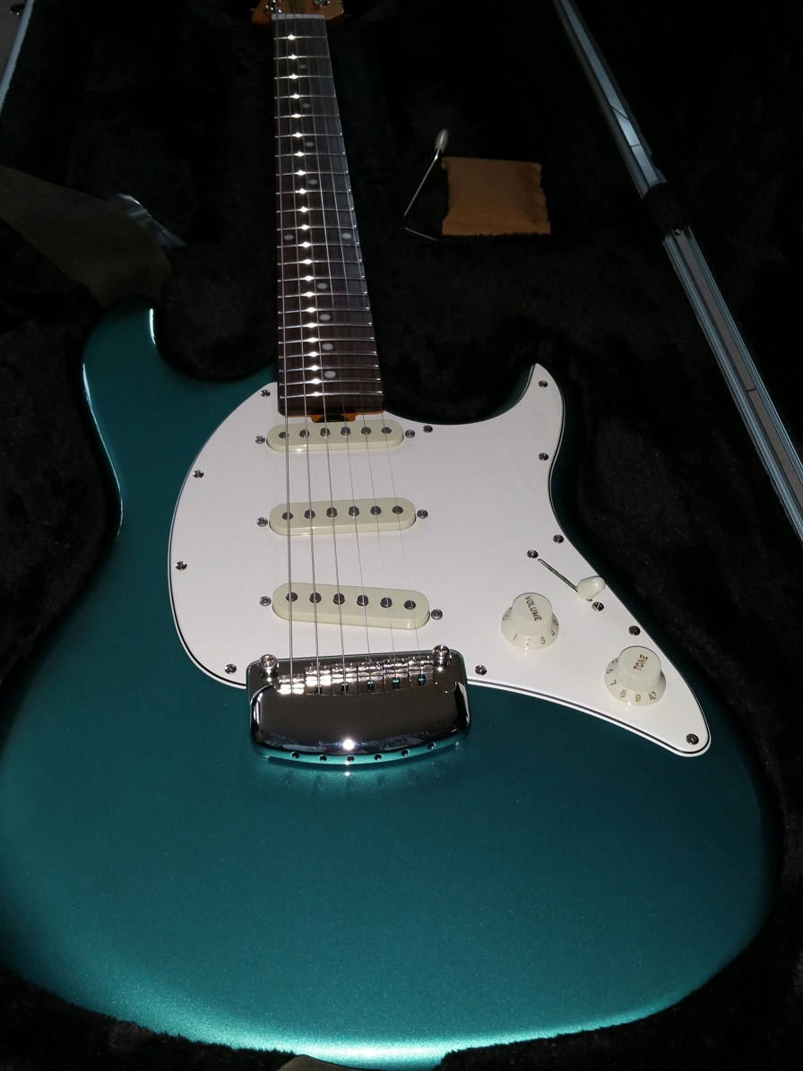 CUTLASS - Music Man Cutlass - Audiofanzine