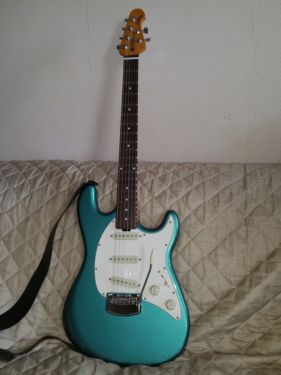 CUTLASS - Music Man Cutlass - Audiofanzine