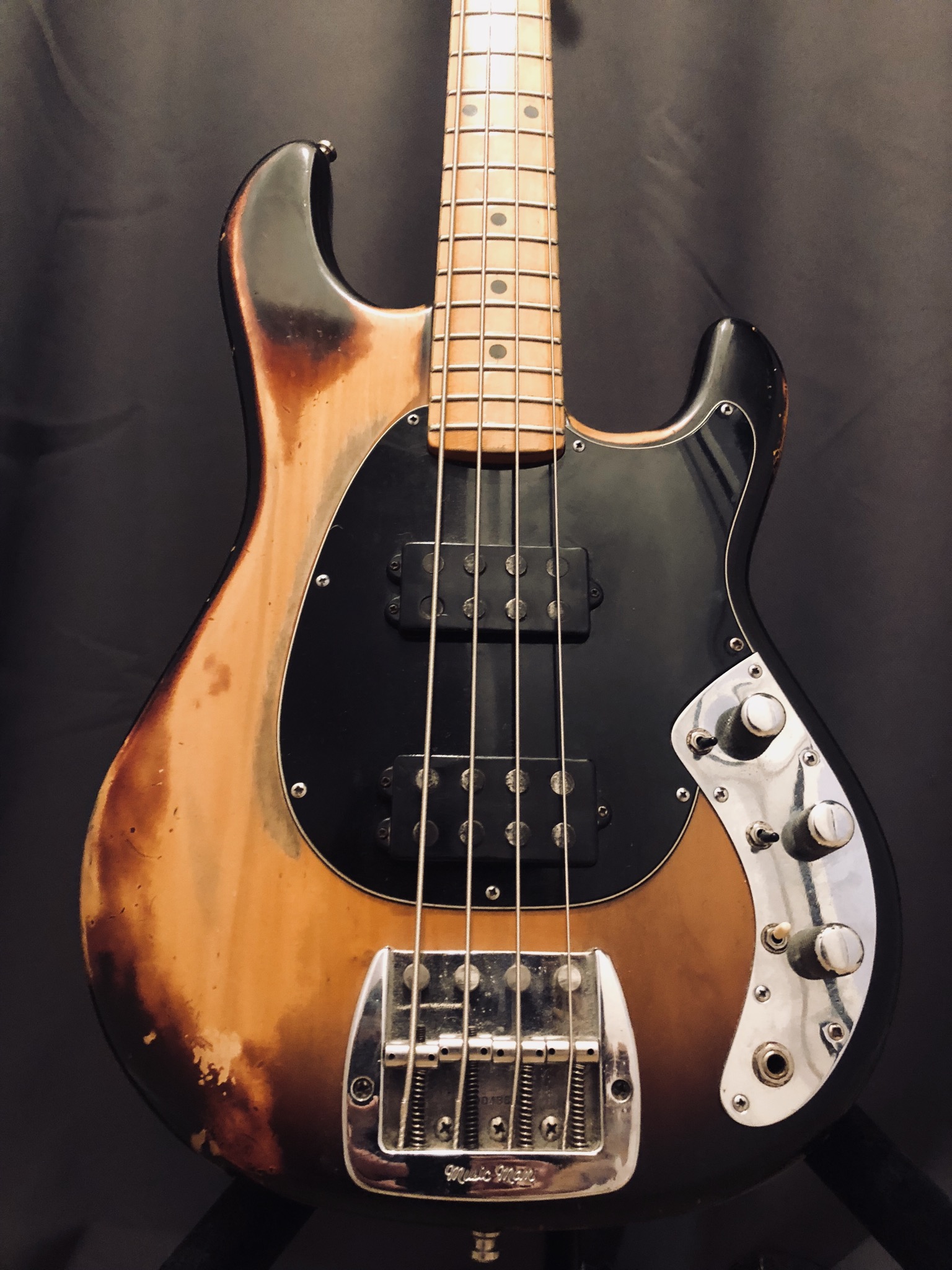 Sabre I Bass - Music Man Sabre I Bass - Audiofanzine