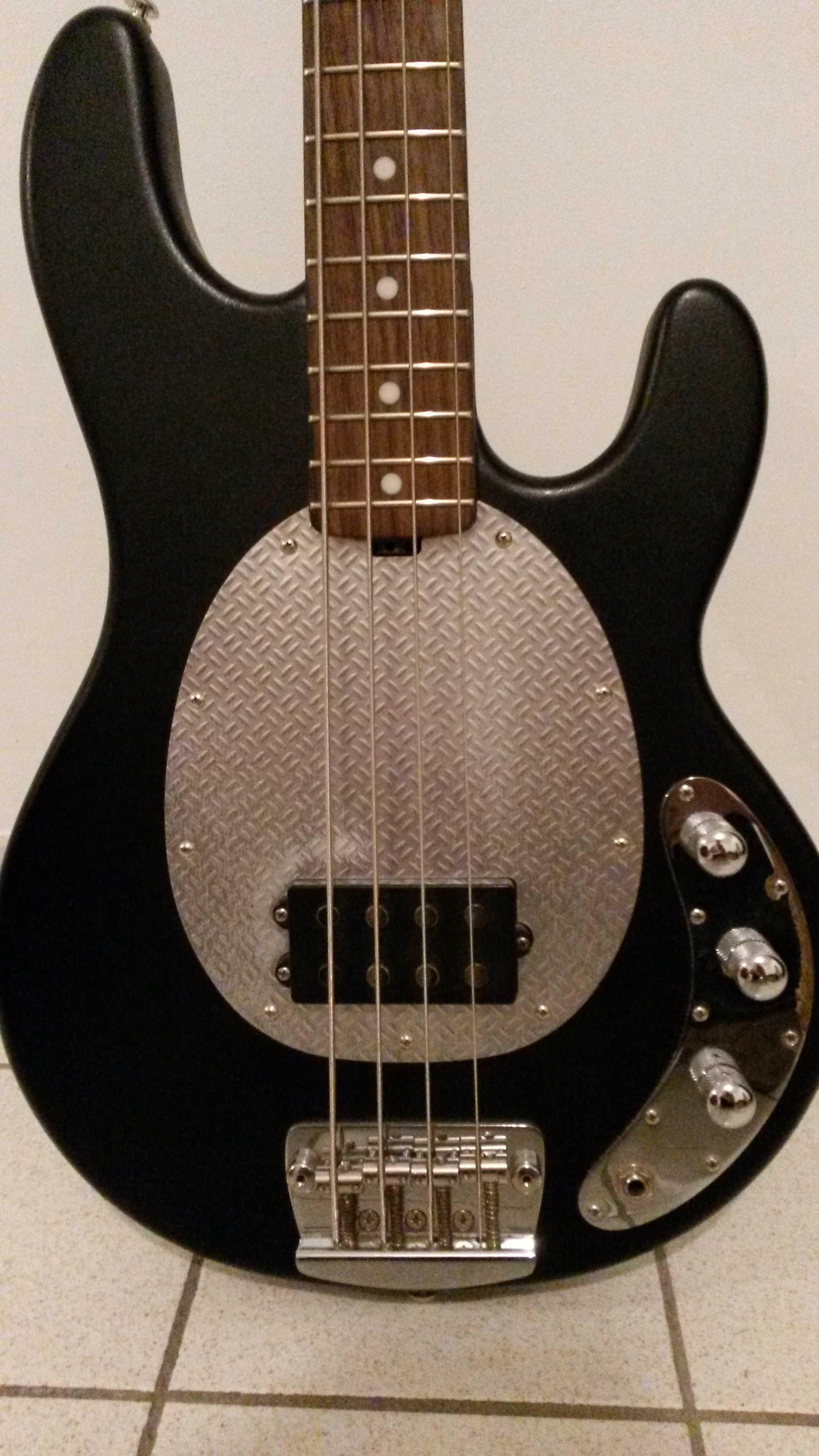 SUB STINGRAY 4 - Music Man SUB StingRay 4 - Audiofanzine