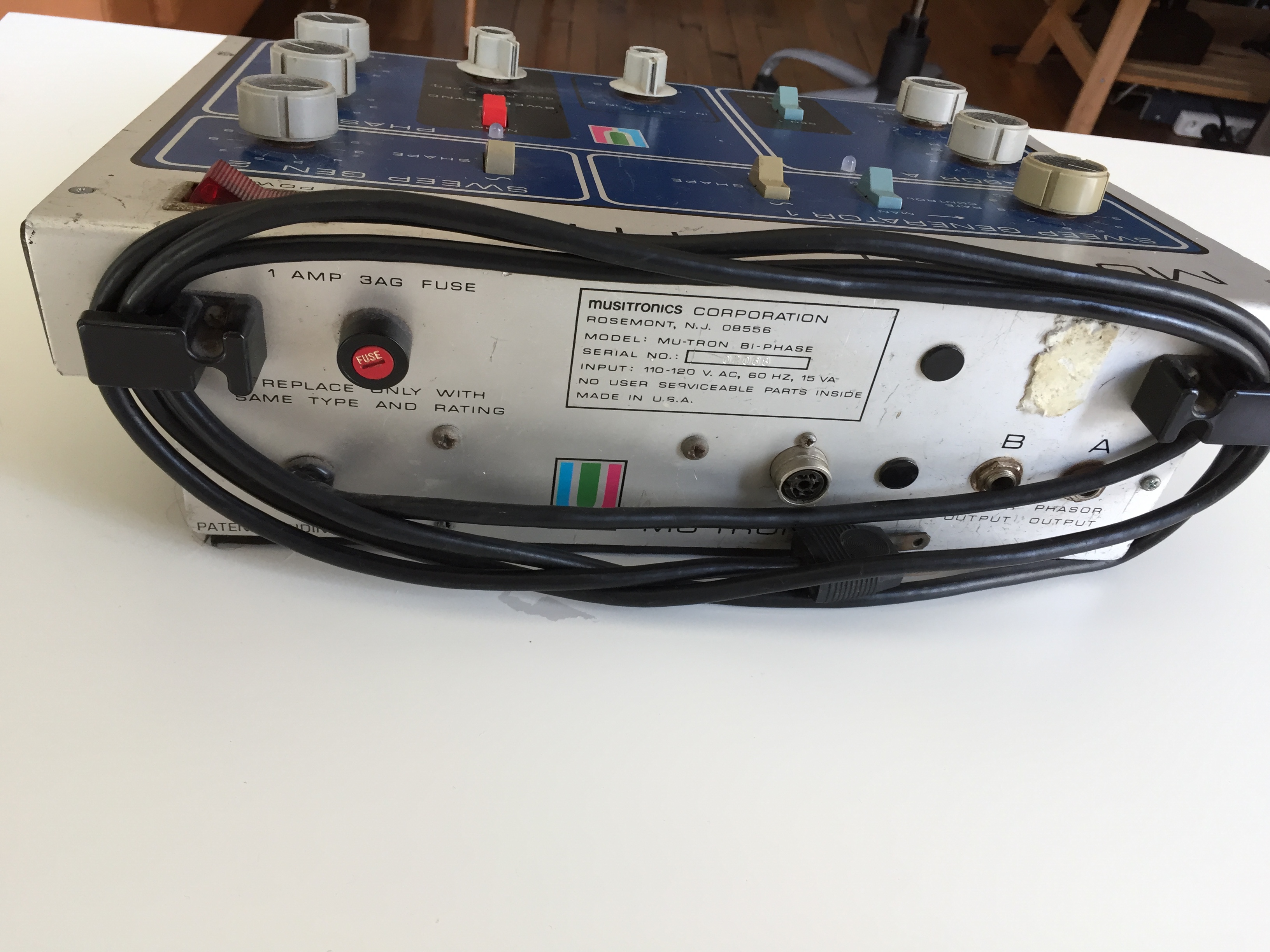 Mu-Tron Bi-Phase - Musitronics Corp. Mu-Tron Bi-Phase - Audiofanzine