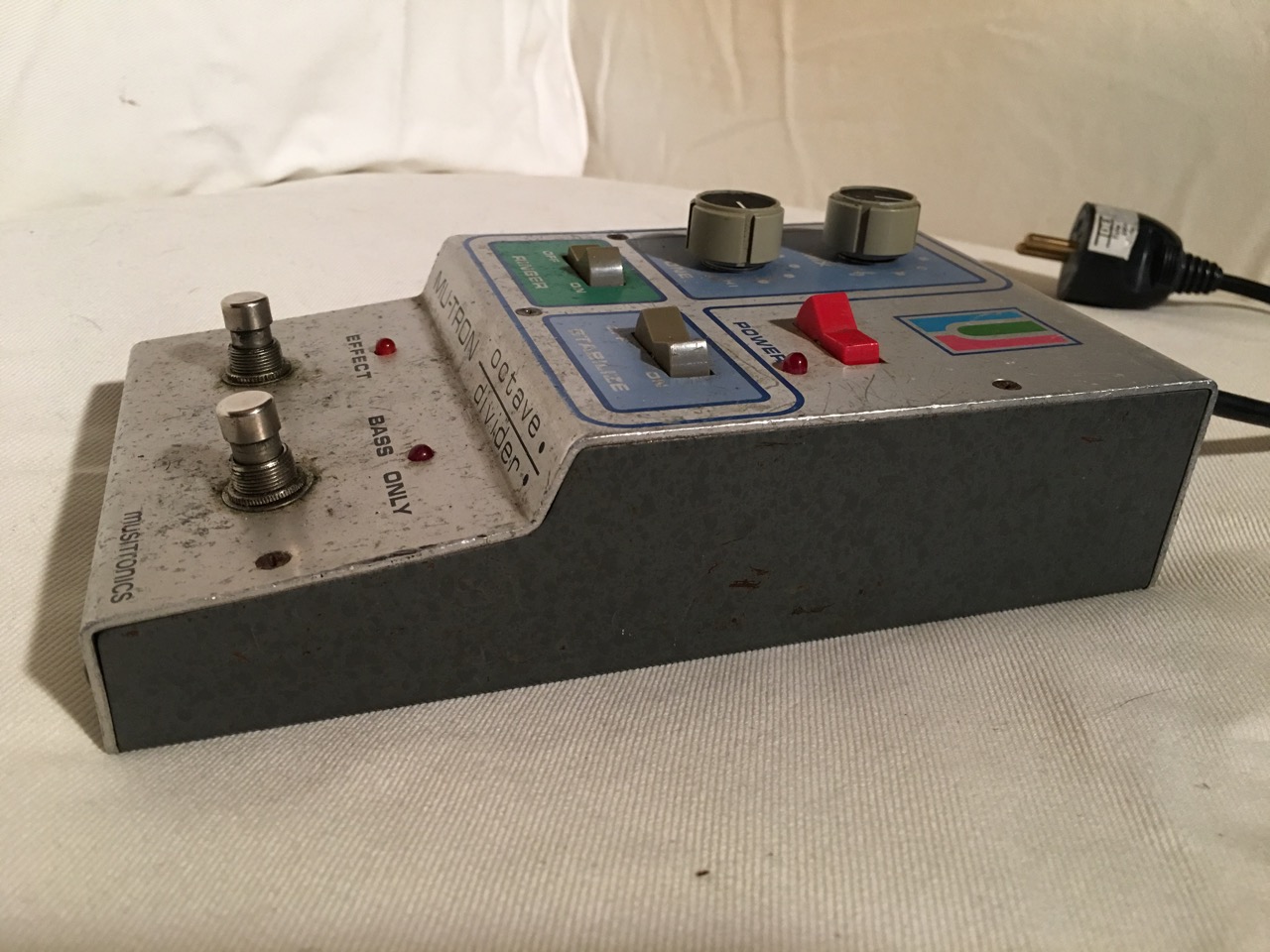 Mu-Tron Octave Divider Musitronics Corp. - Audiofanzine