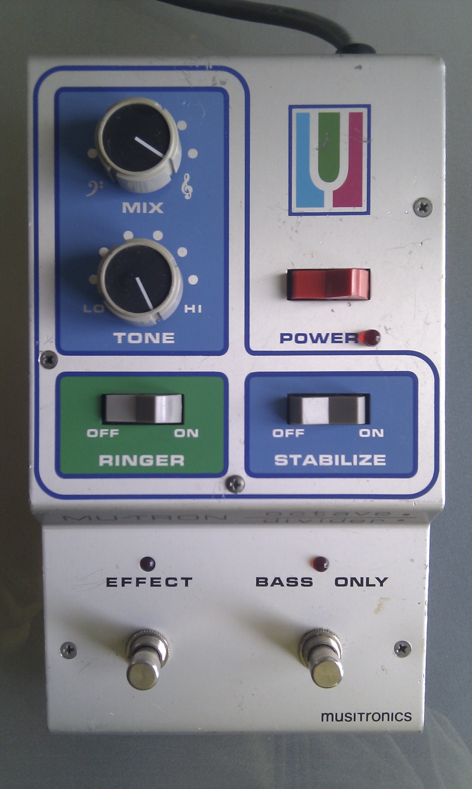 Mu-Tron Octave Divider Musitronics Corp. - Audiofanzine