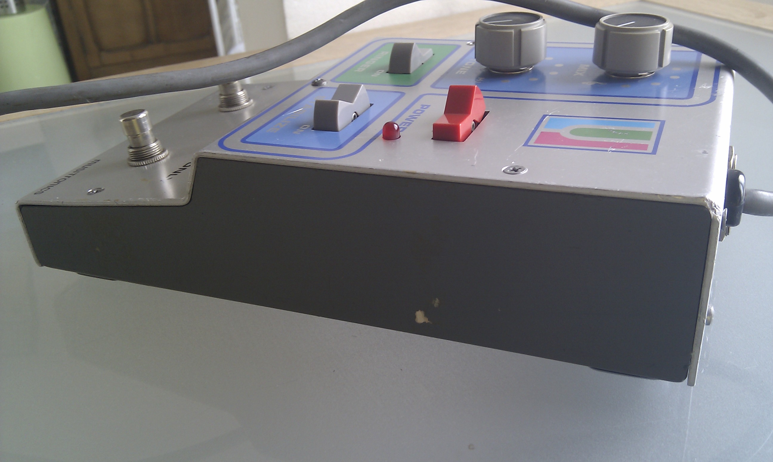 Mu-Tron Octave Divider Musitronics Corp. - Audiofanzine