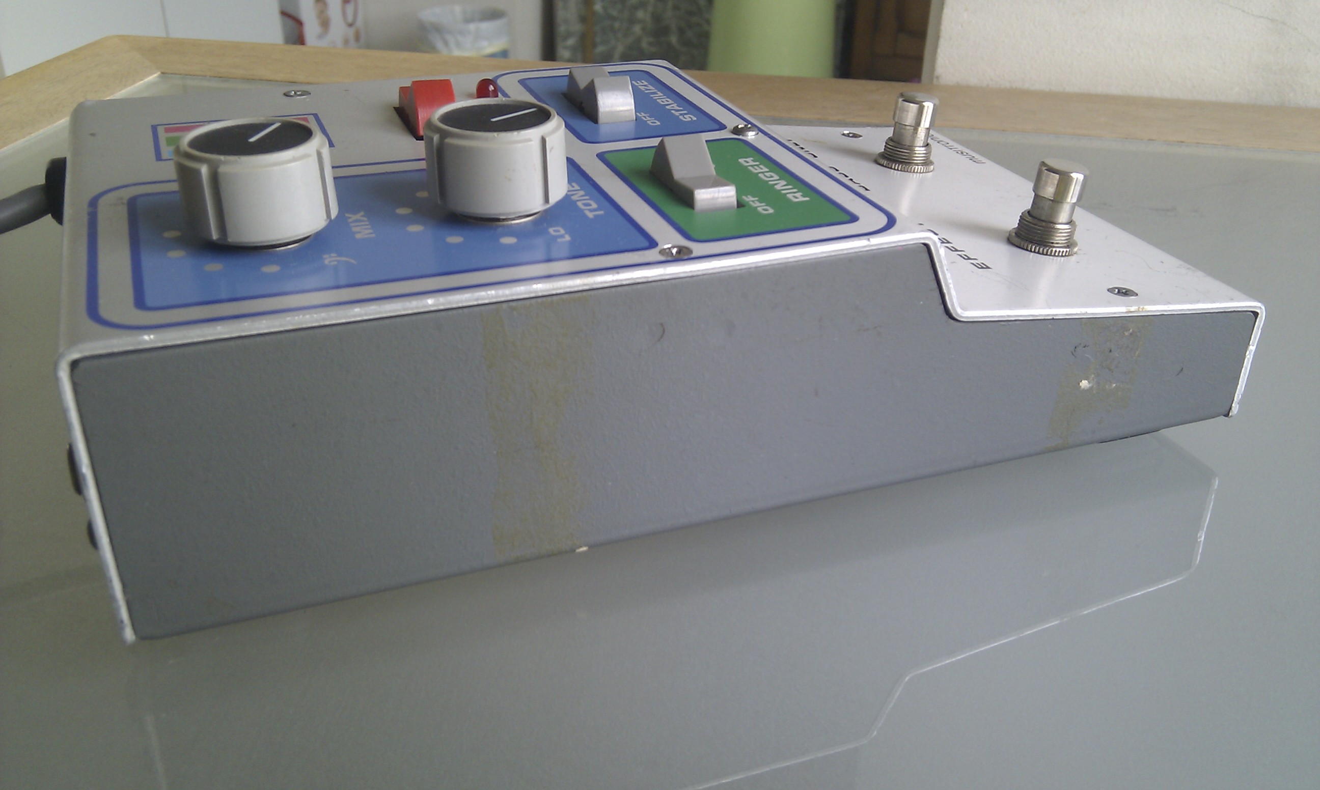 Mu-Tron Octave Divider Musitronics Corp. - Audiofanzine