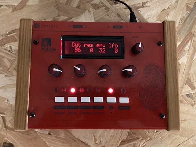 Shruthi-1 Polivoks - Mutable Instruments Shruthi-1 Polivoks - Audiofanzine