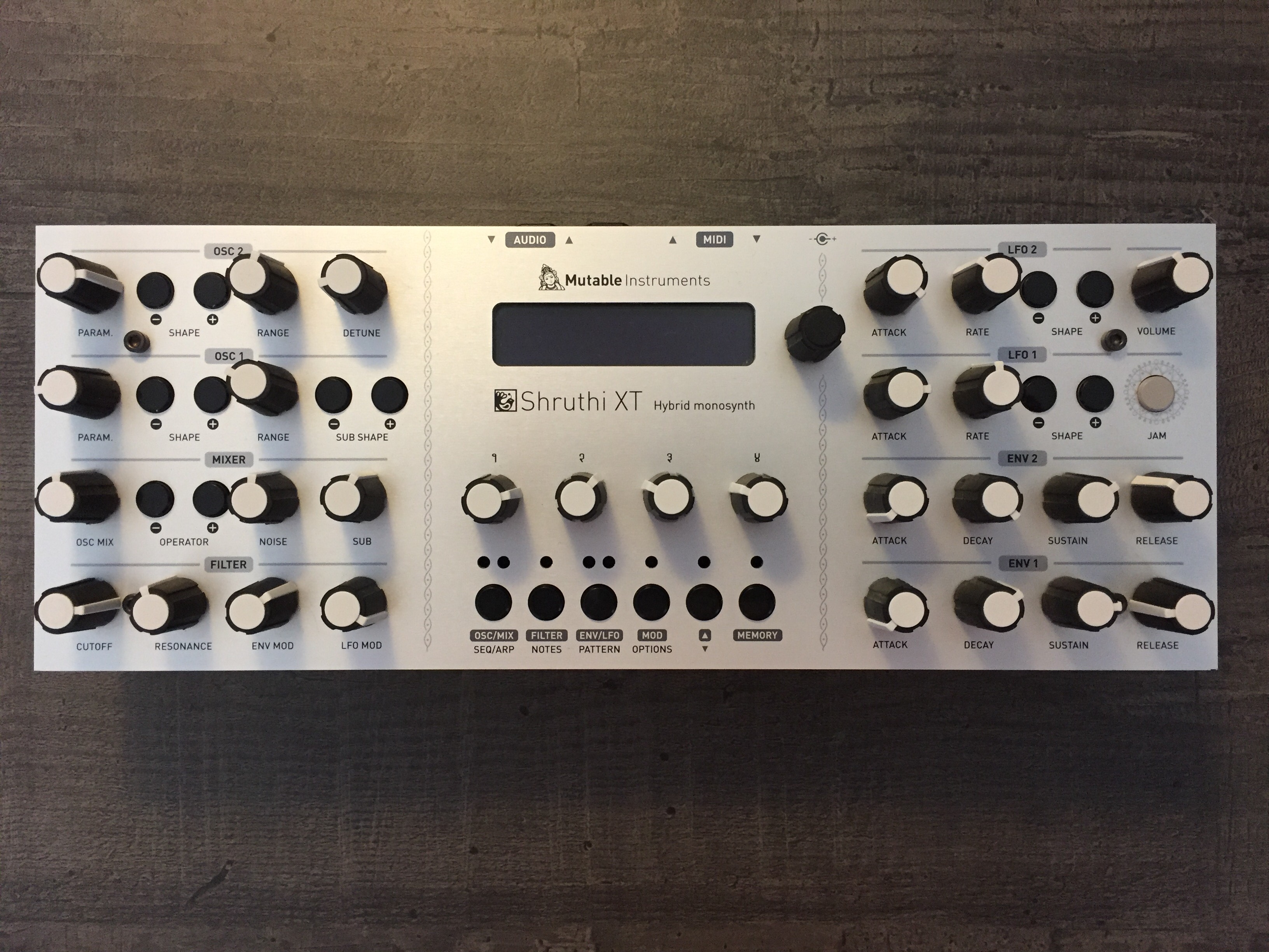 Photo Mutable Instruments Shruthi XT : Mutable Instruments Shruthi XT ...