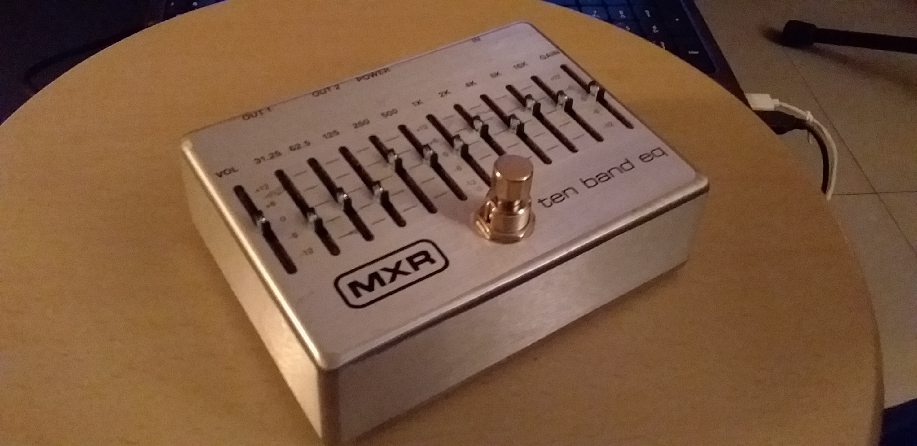 M108S Ten Band EQ - MXR M108S Ten Band EQ - Audiofanzine