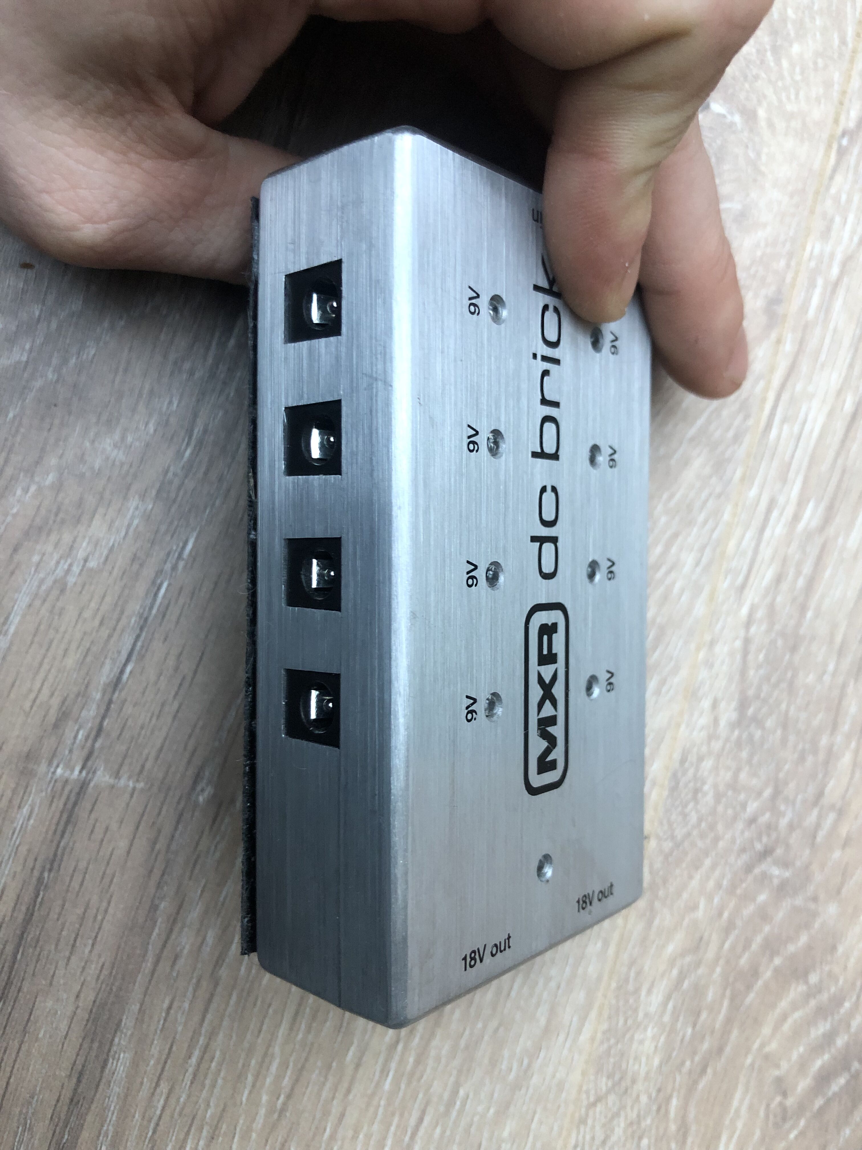 M237 DC Brick - MXR M237 DC Brick - Audiofanzine