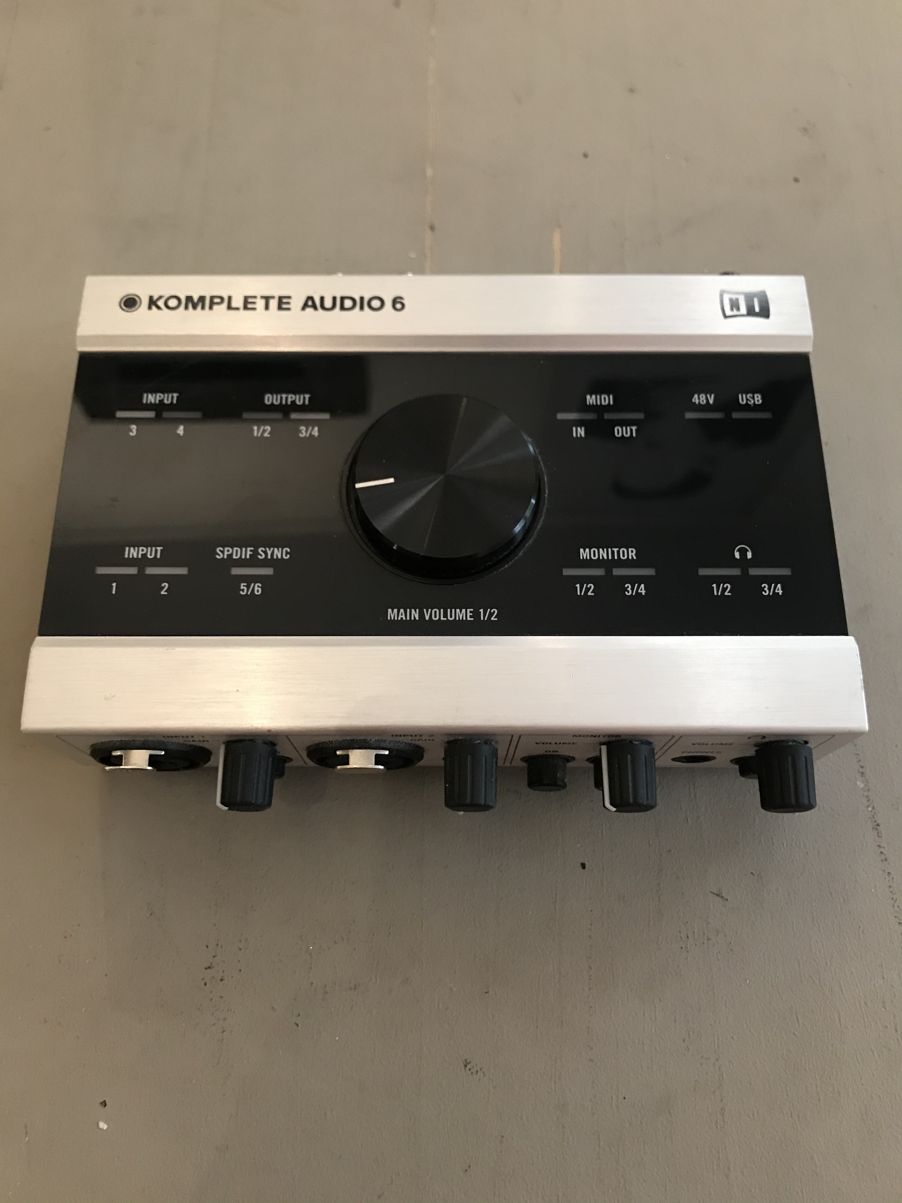 Komplete Audio 6 - Native Instruments Komplete Audio 6 - Audiofanzine